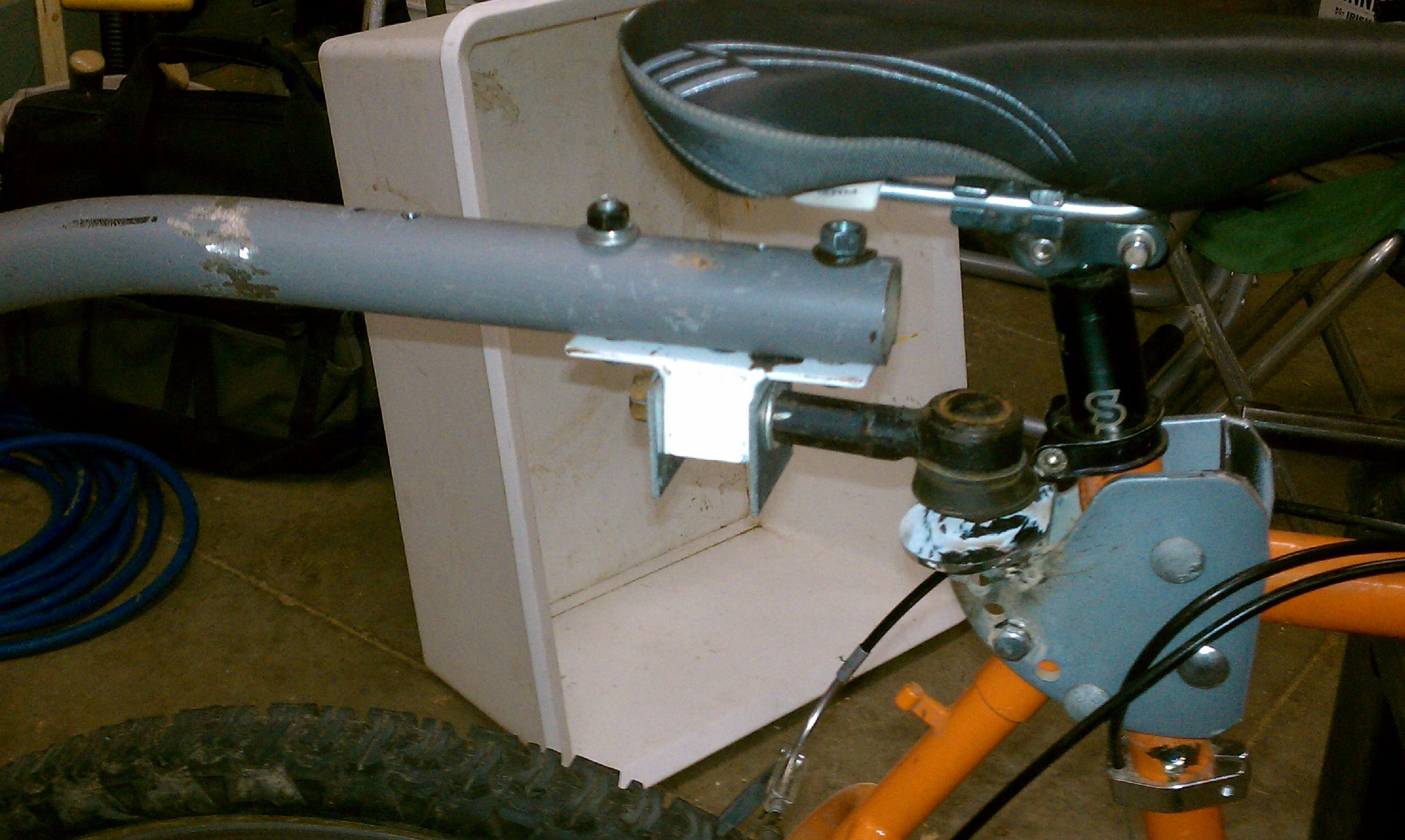 How to Make a Pedicab Trailer Hitch Using Car Steering Tie Rod ...