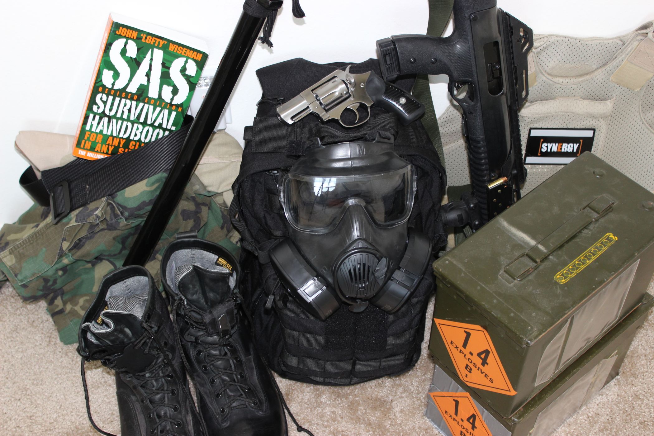 The Compact Zombie Apocalypse Bag - Instructables