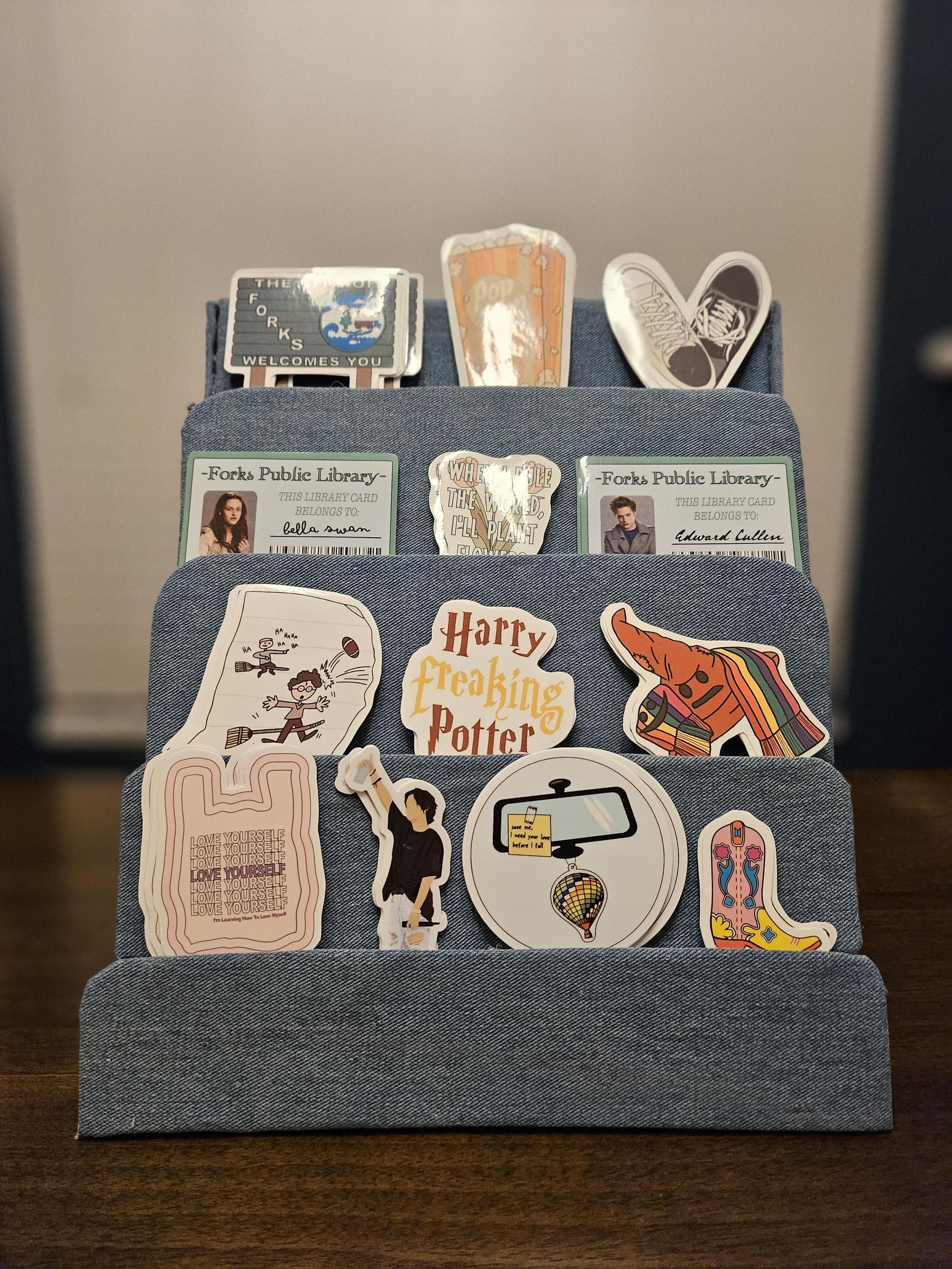 Cardboard & Denim Sticker Display : 7 Steps (with Pictures) - Instructables