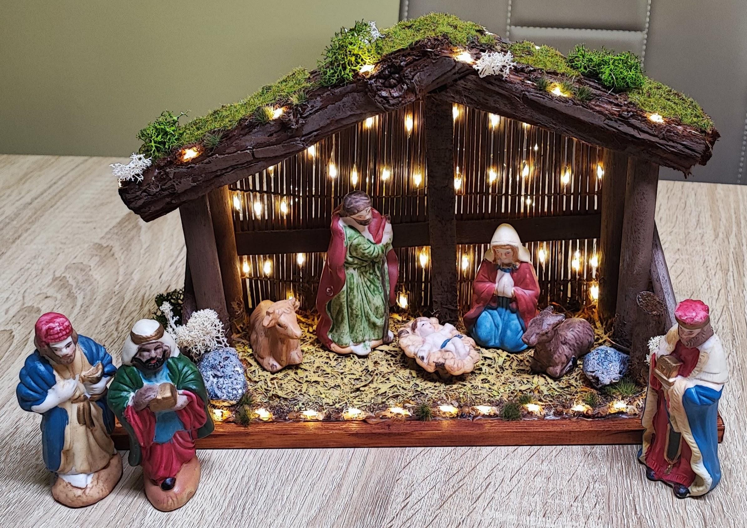 Upcycling My Nativity Scene - Diorama Style : 3 Steps (with Pictures ...