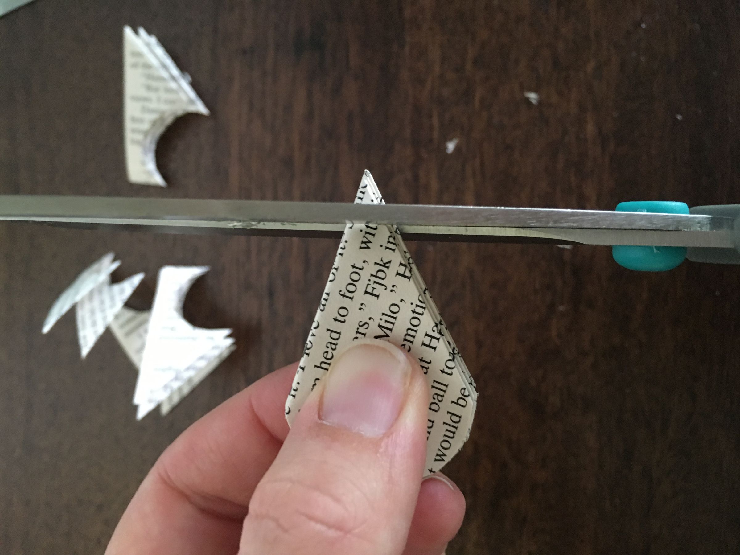 Book Page Roses : 5 Steps (with Pictures) - Instructables