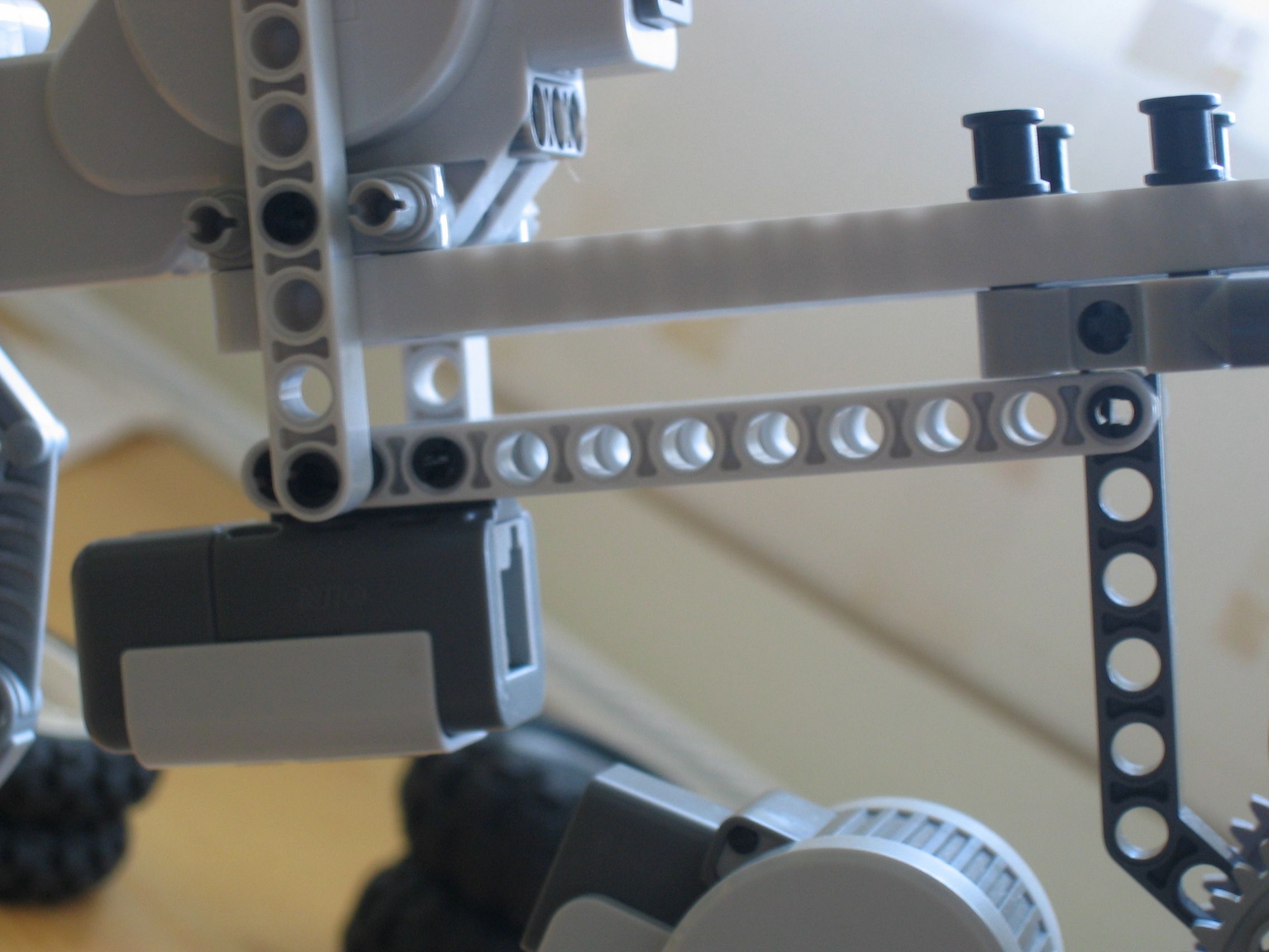 How to Build a Simple Robotic Arm From Lego Mindstorms NXT? : 9 Steps ...