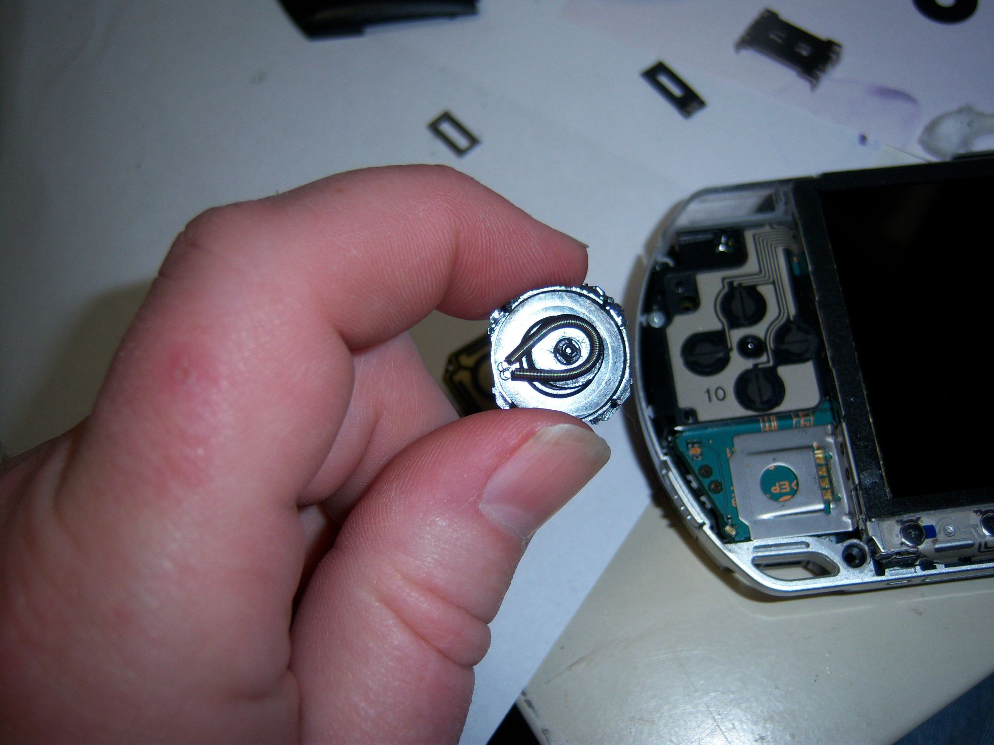 Repair a Wandering PSP Analog Joystick : 13 Steps - Instructables