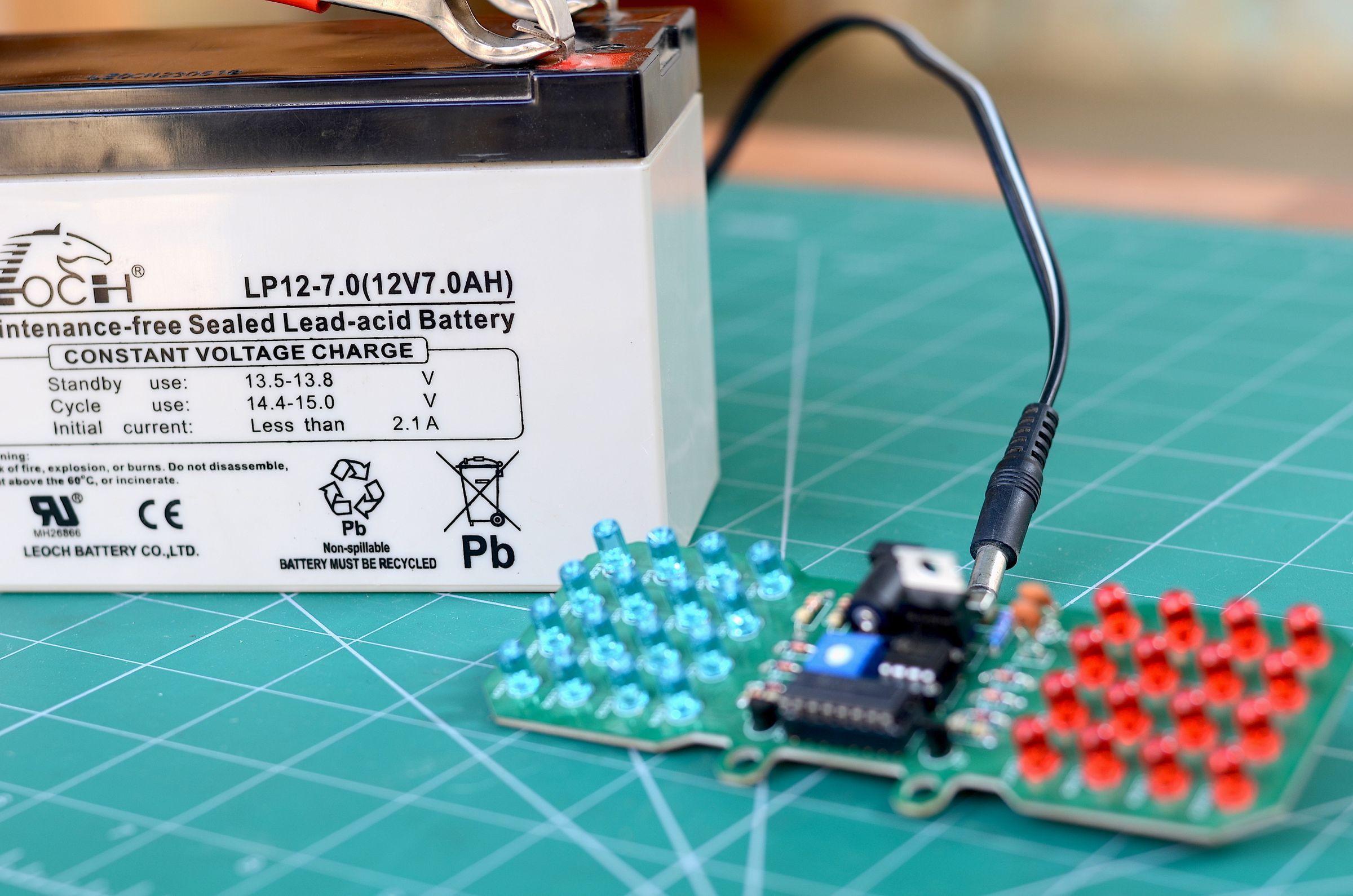 DIY LED Flasher Light : 5 Steps (with Pictures) - Instructables