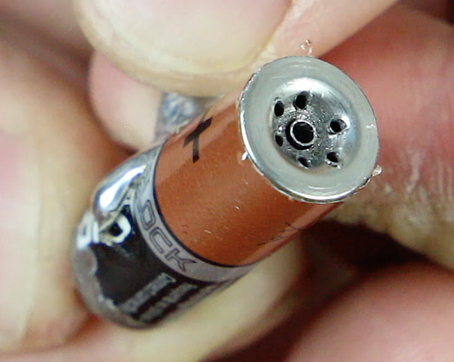 AAA Battery Burner Flame 3560 Fahrenheit : 10 Steps - Instructables