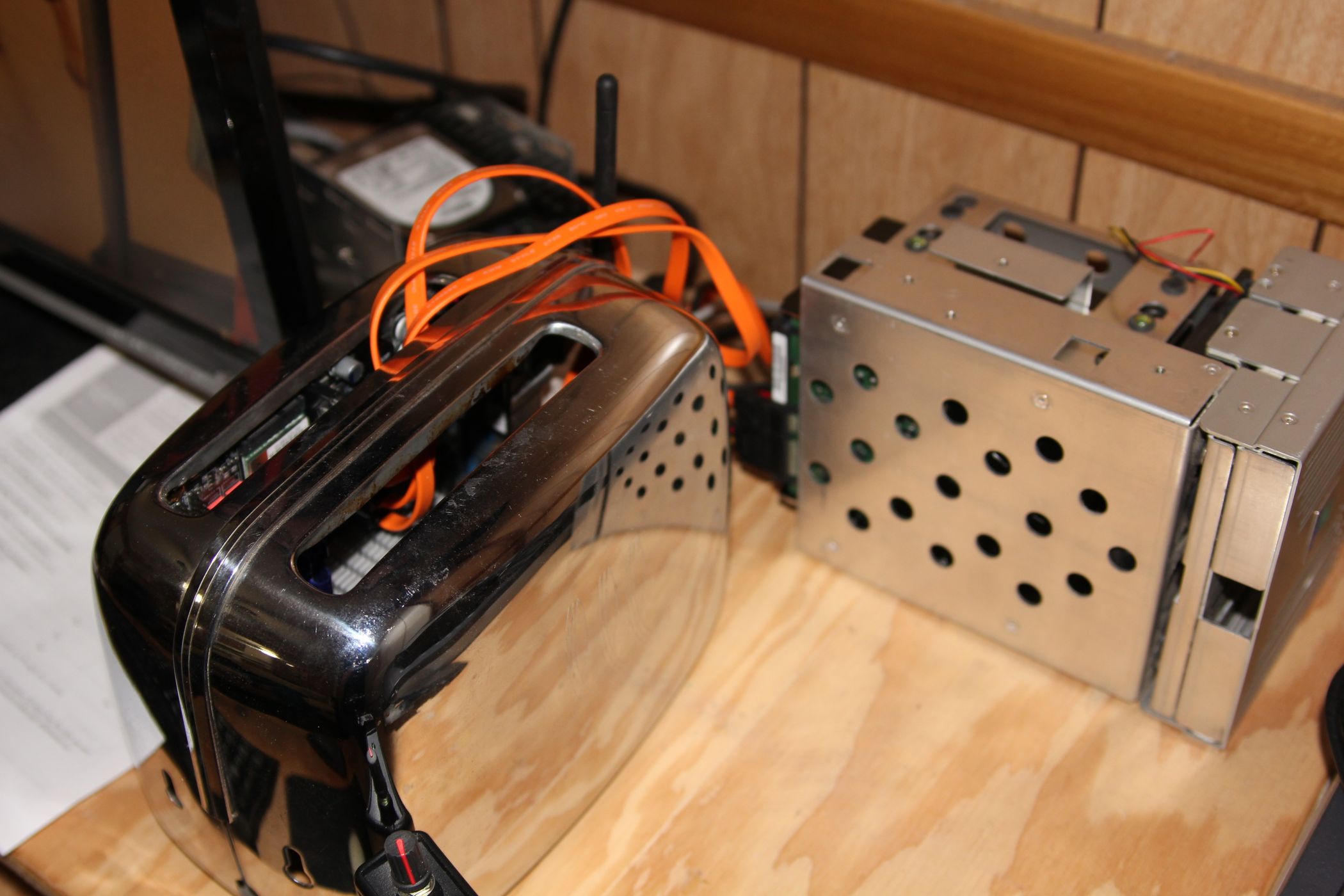 Vintage Toaster Computer : 6 Steps - Instructables