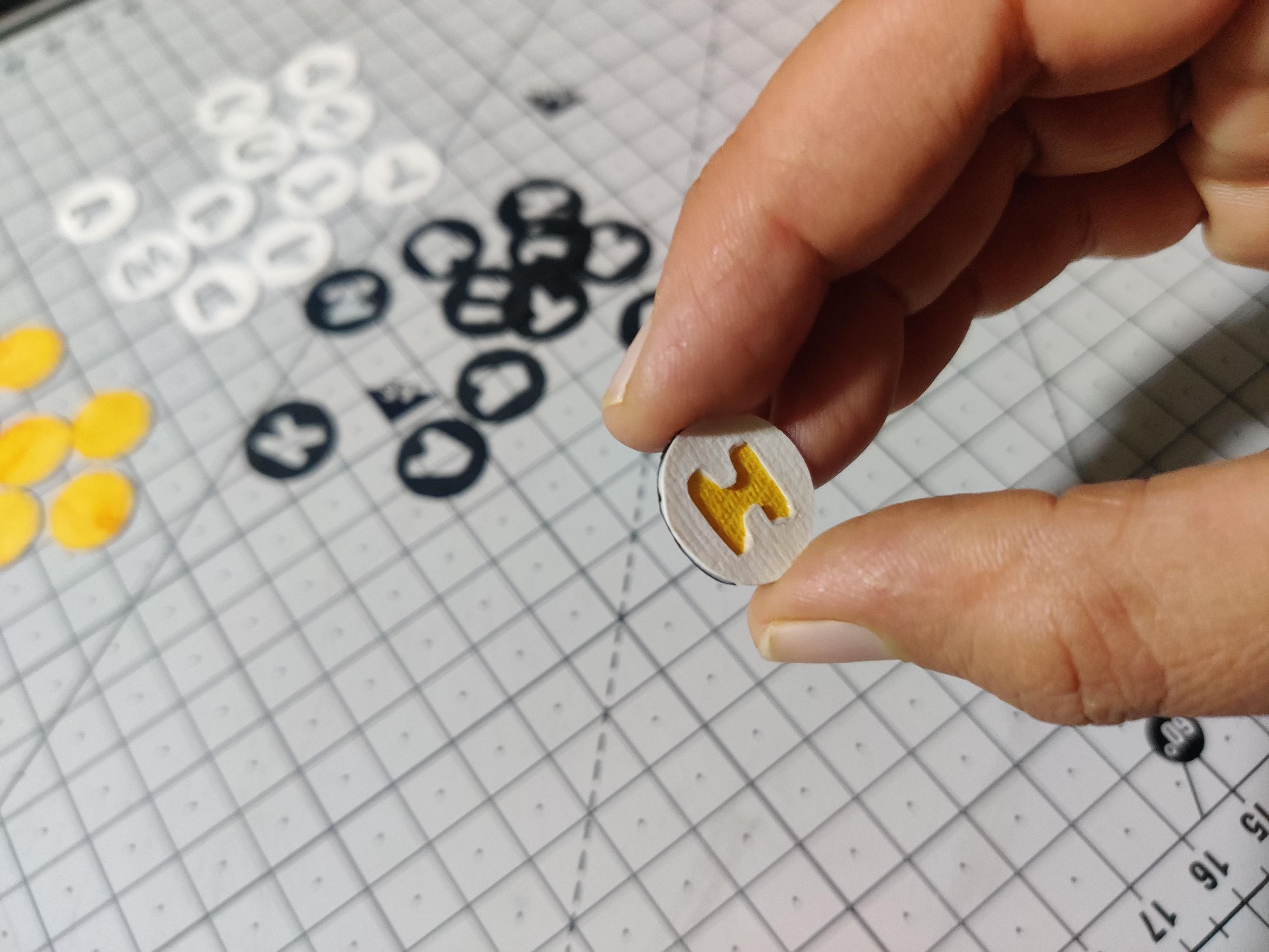 Hakuna Matata Hand Crafted Inspirational Dangler : 5 Steps (with Pictures) - Instructables