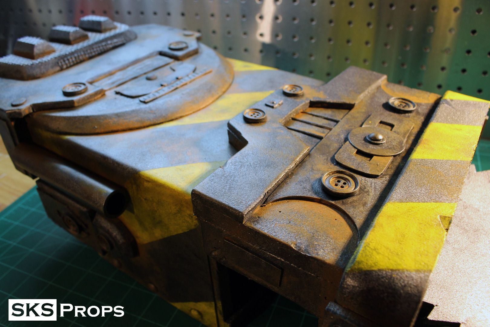 Turbo Kid Skeletron Cosplay Prop Weapon and Mask - SKS Props : 17 Steps ...