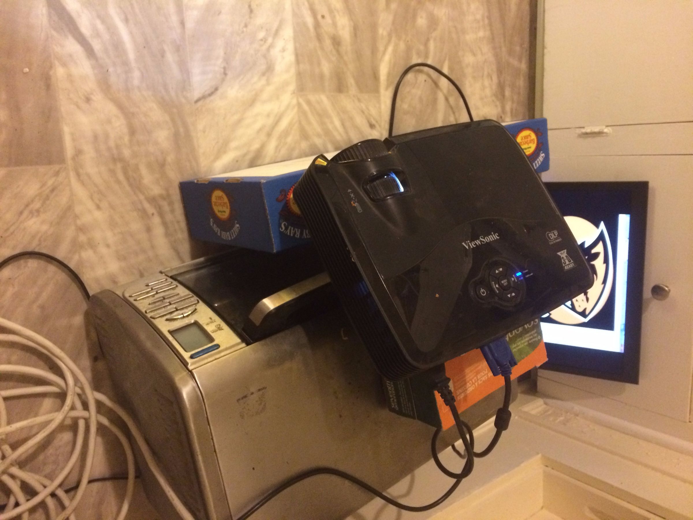 Carve a Pumpkin Using a Projector : 7 Steps (with Pictures) - Instructables