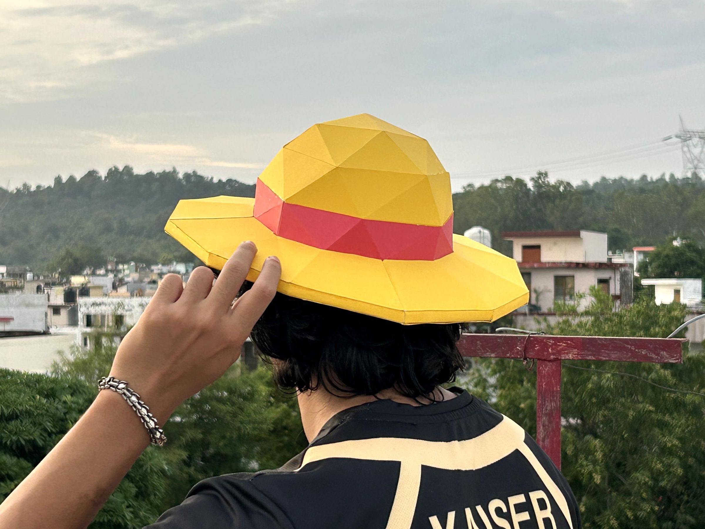 DIY Luffy’s Straw Hat (Yep, It’s Just Paper) : 8 Steps (with Pictures) - Instructables