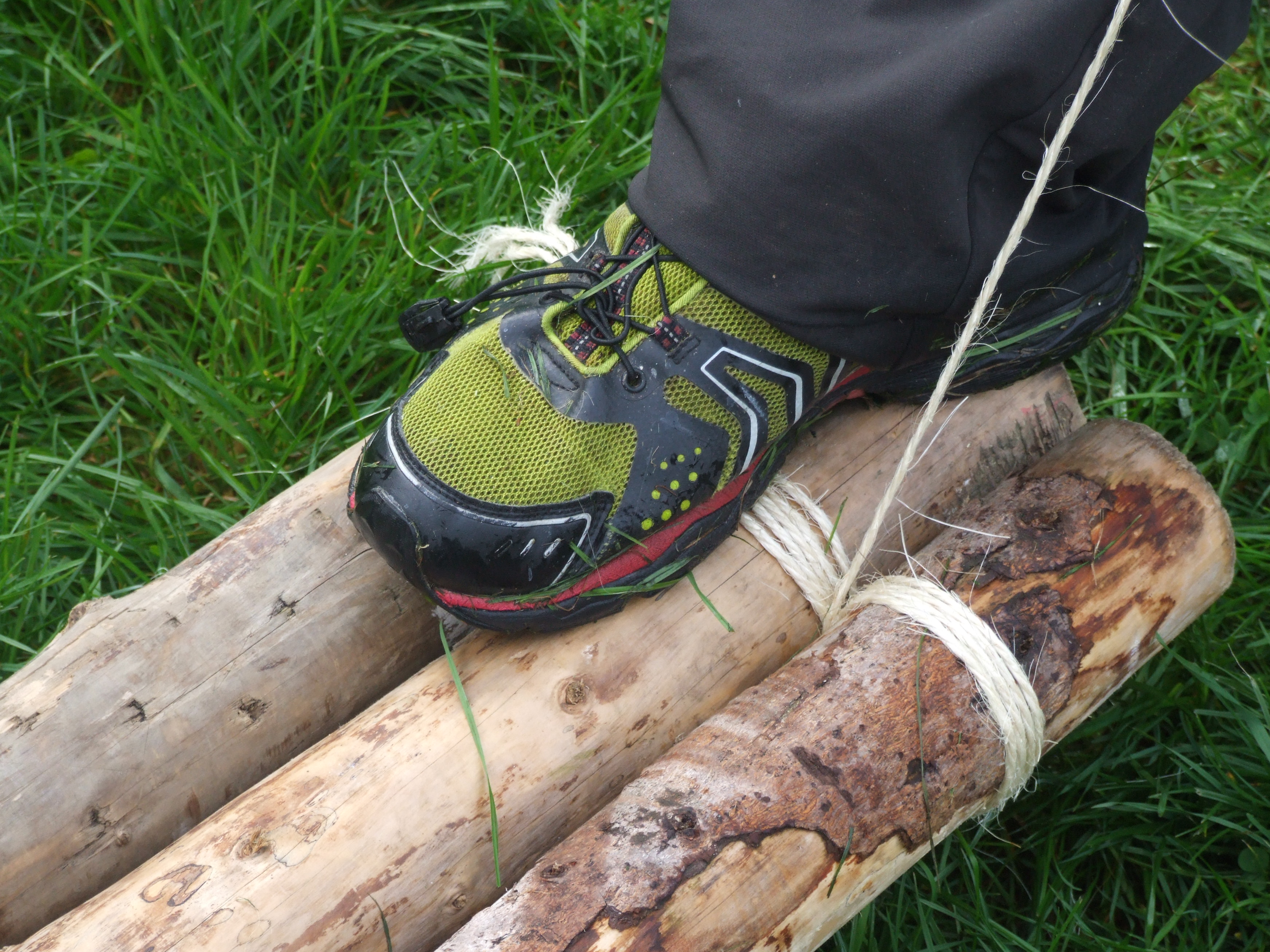 Figure of 8 Lashing (Tripod Lashing) : 6 Steps - Instructables