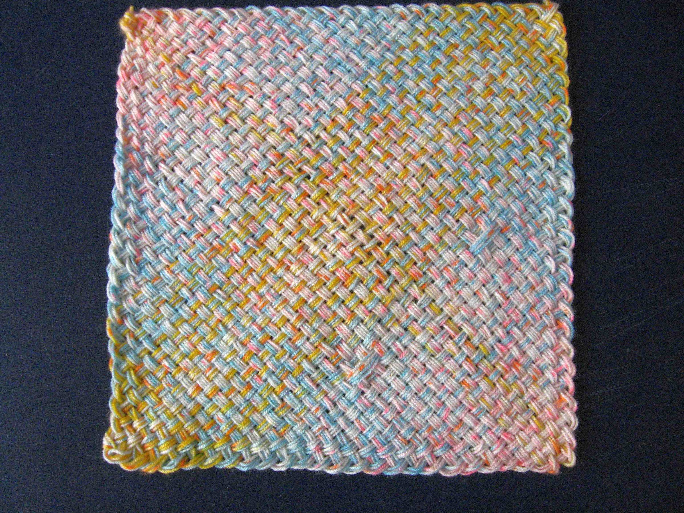 Weaving a Table Mat With Home-made Square Loom : 10 Steps (with ...