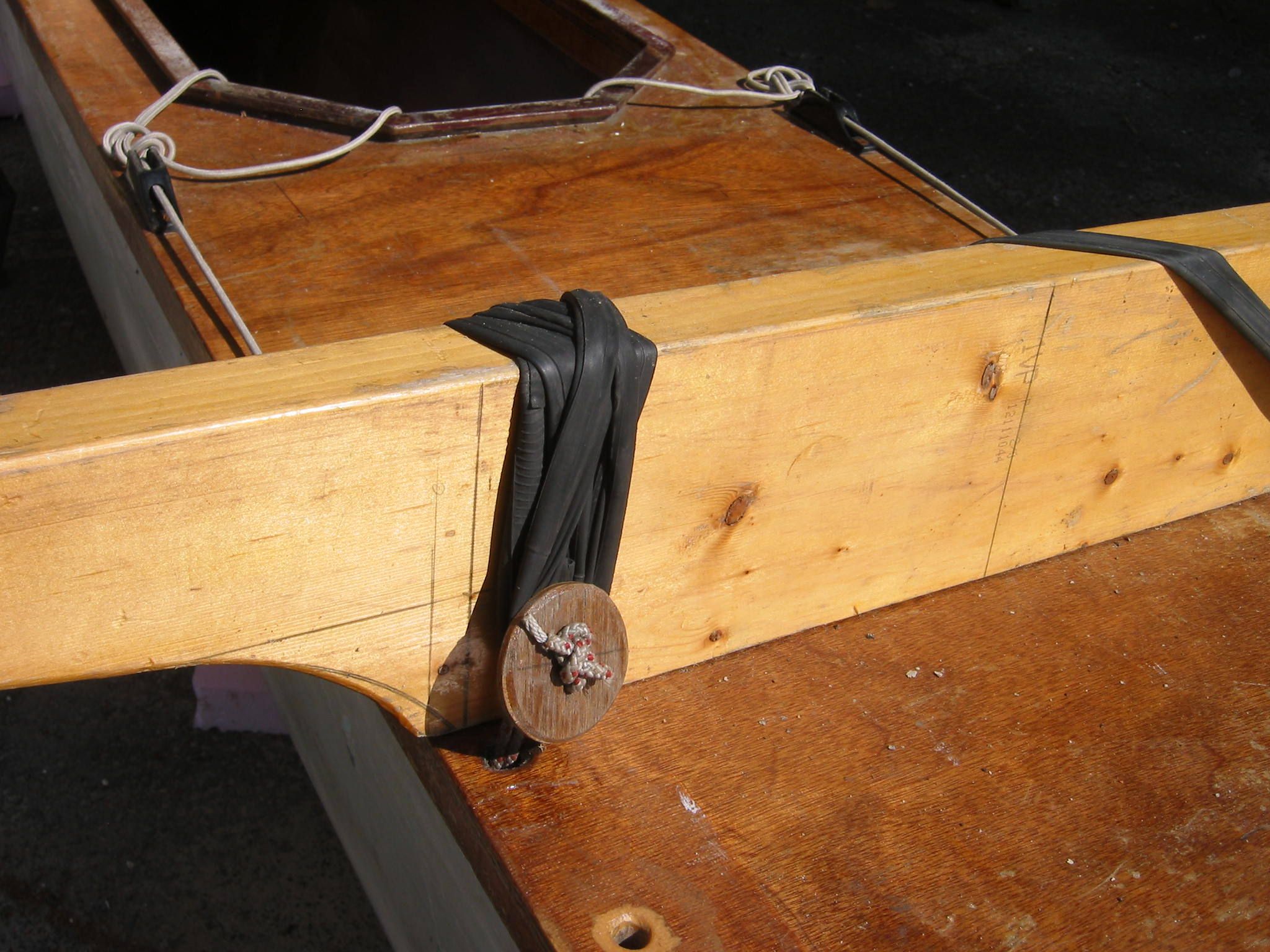 Outrigger Lashing Buttons : 8 Steps (with Pictures) - Instructables