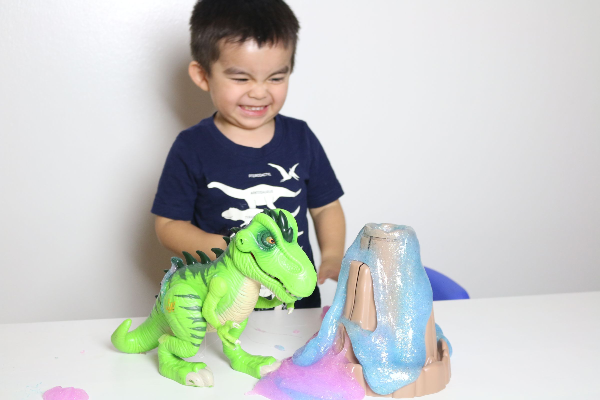 How to Make Trolls Glitter Slime | Easy Recipe Only 2 Ingredients ...
