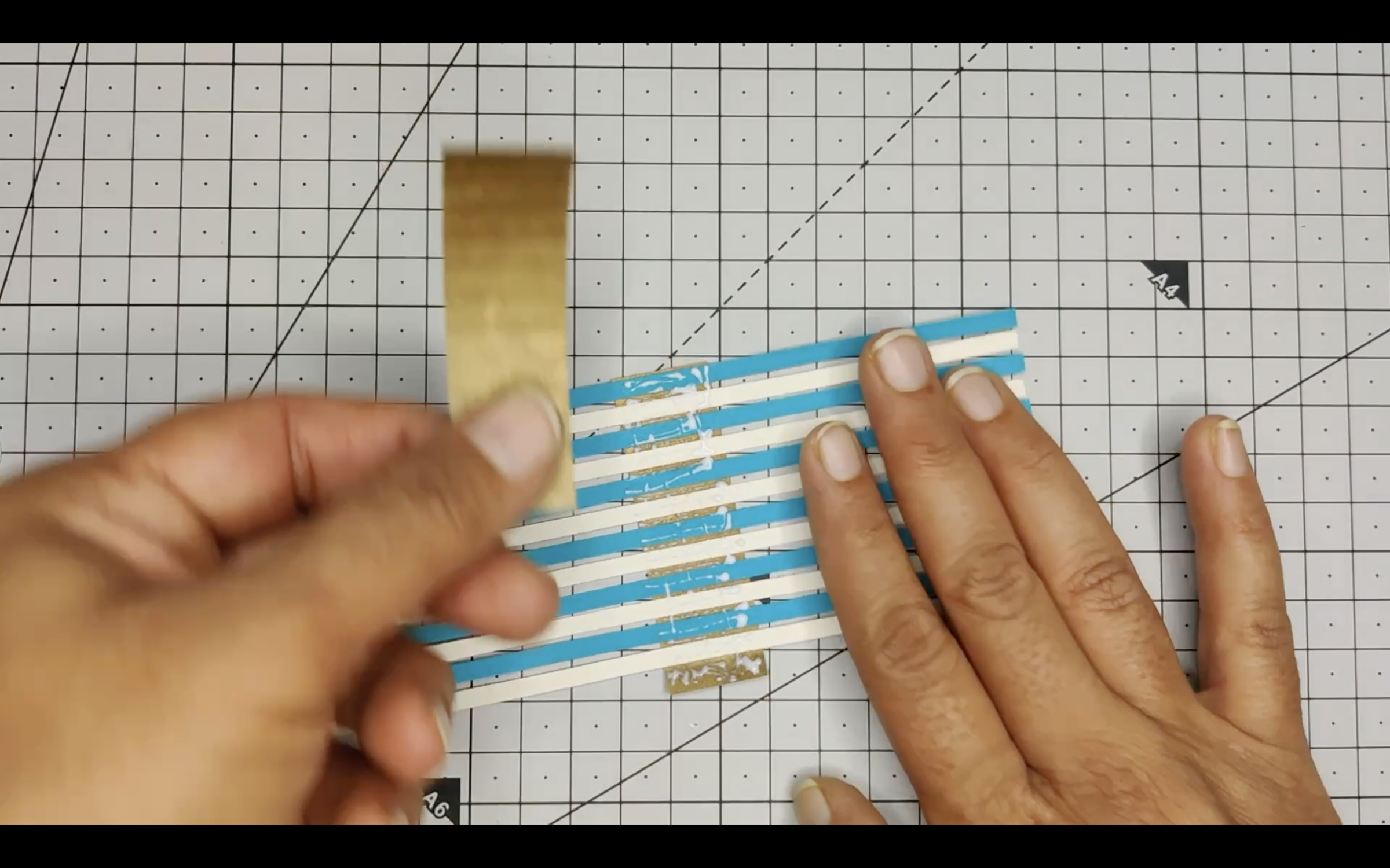 Paper Quilled Ornamental Dangler DIY : 13 Steps (with Pictures ...