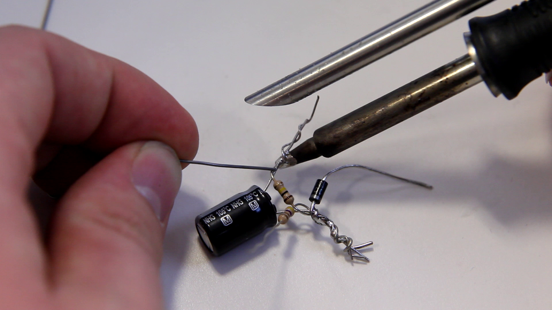 "Worlds Simplest" Neuralizer-build (Men in Black Memory Eraser) : 10 ...