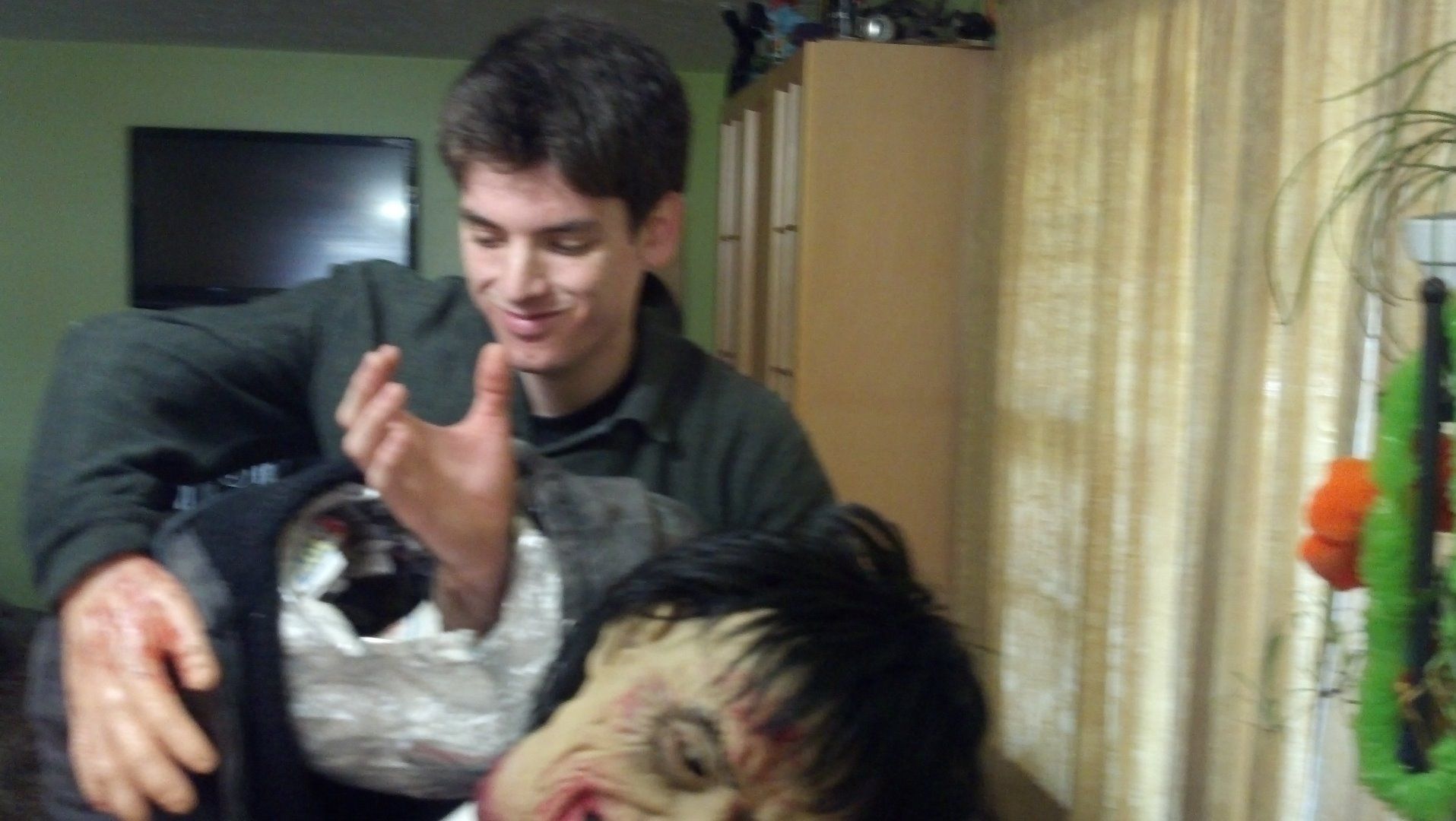 Zombie Carryng a Half Zombie! : 5 Steps - Instructables