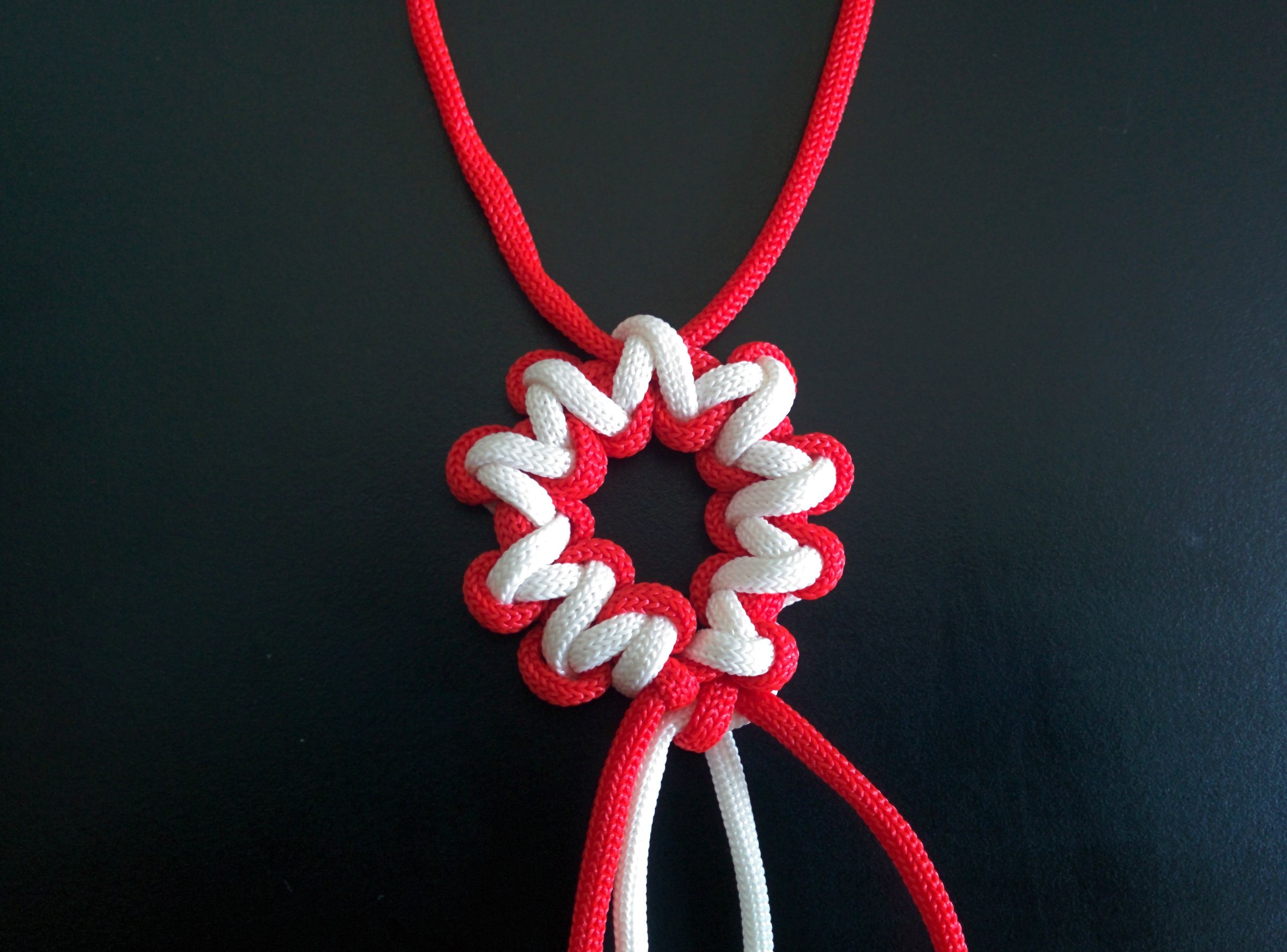 Paracord Desert Flower Medallion : 21 Steps (with Pictures) - Instructables