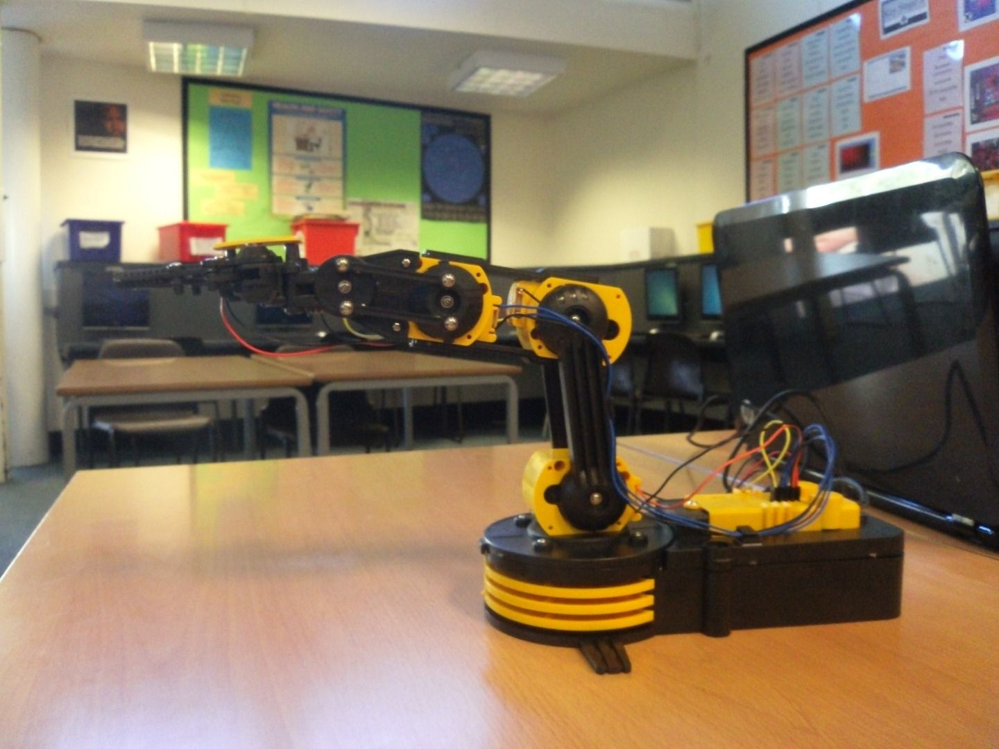 My Robotic Arm : 5 Steps (with Pictures) - Instructables