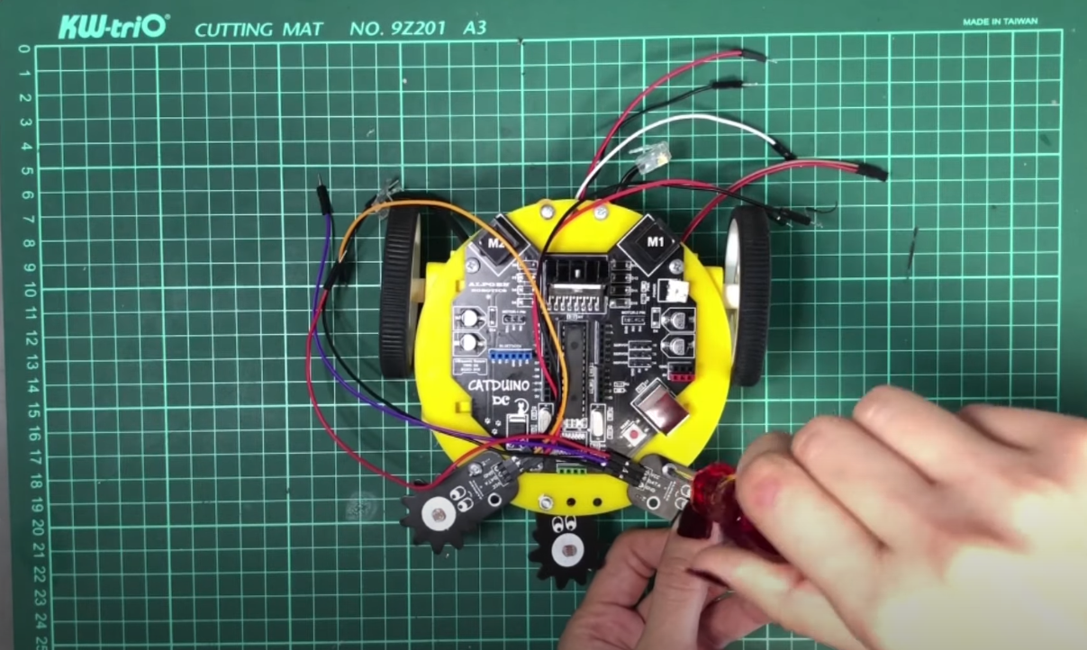 Arduino Light Following Robot With Catduino : 9 Steps - Instructables