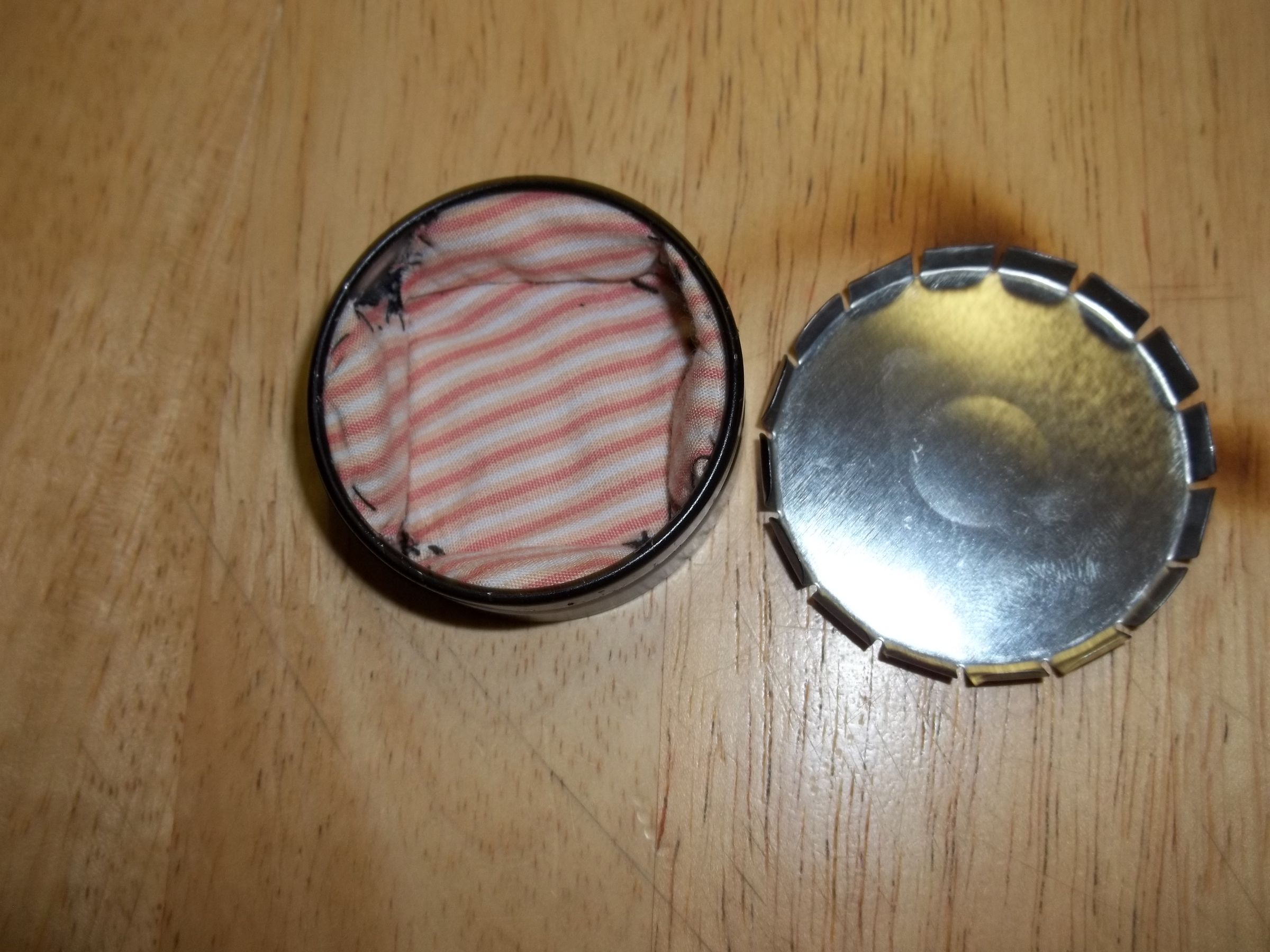 Altoid Ipod Speaker Case : 7 Steps - Instructables