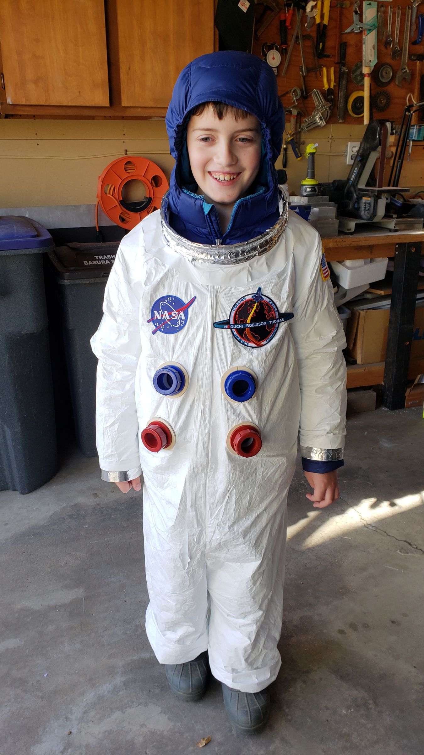 Super Easy Kids Astronaut Costume : 6 Steps (with Pictures) - Instructables