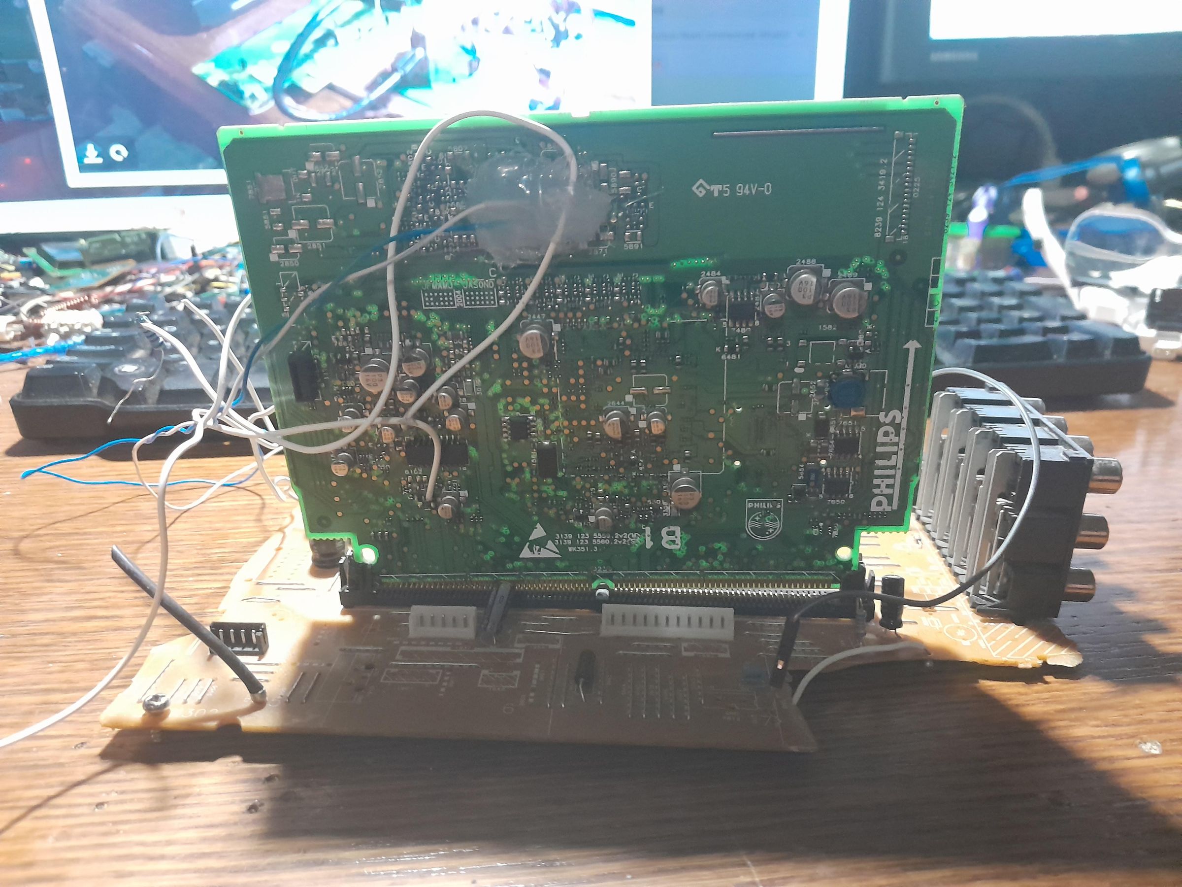 Phase-Locked Loop (PLL) Synthesizer : 8 Steps (with Pictures) - Instructables