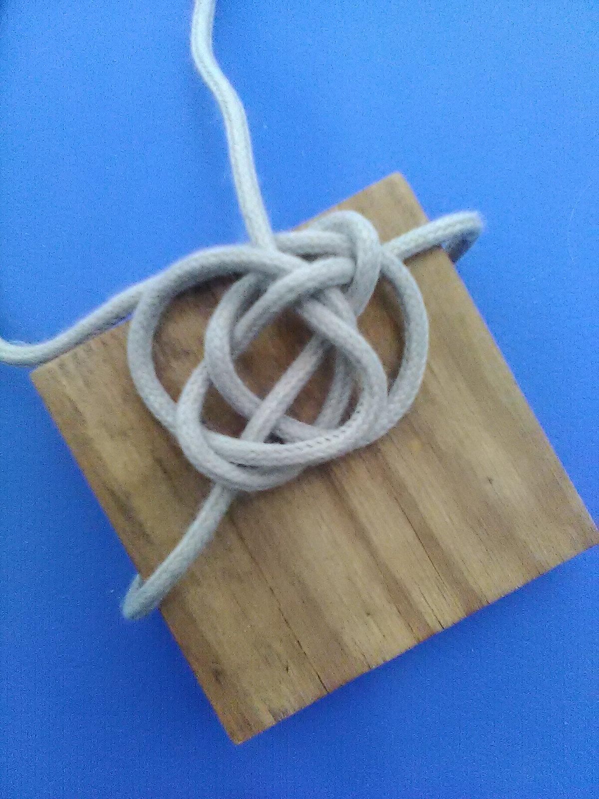 Carrick Bend Loop : 7 Steps - Instructables
