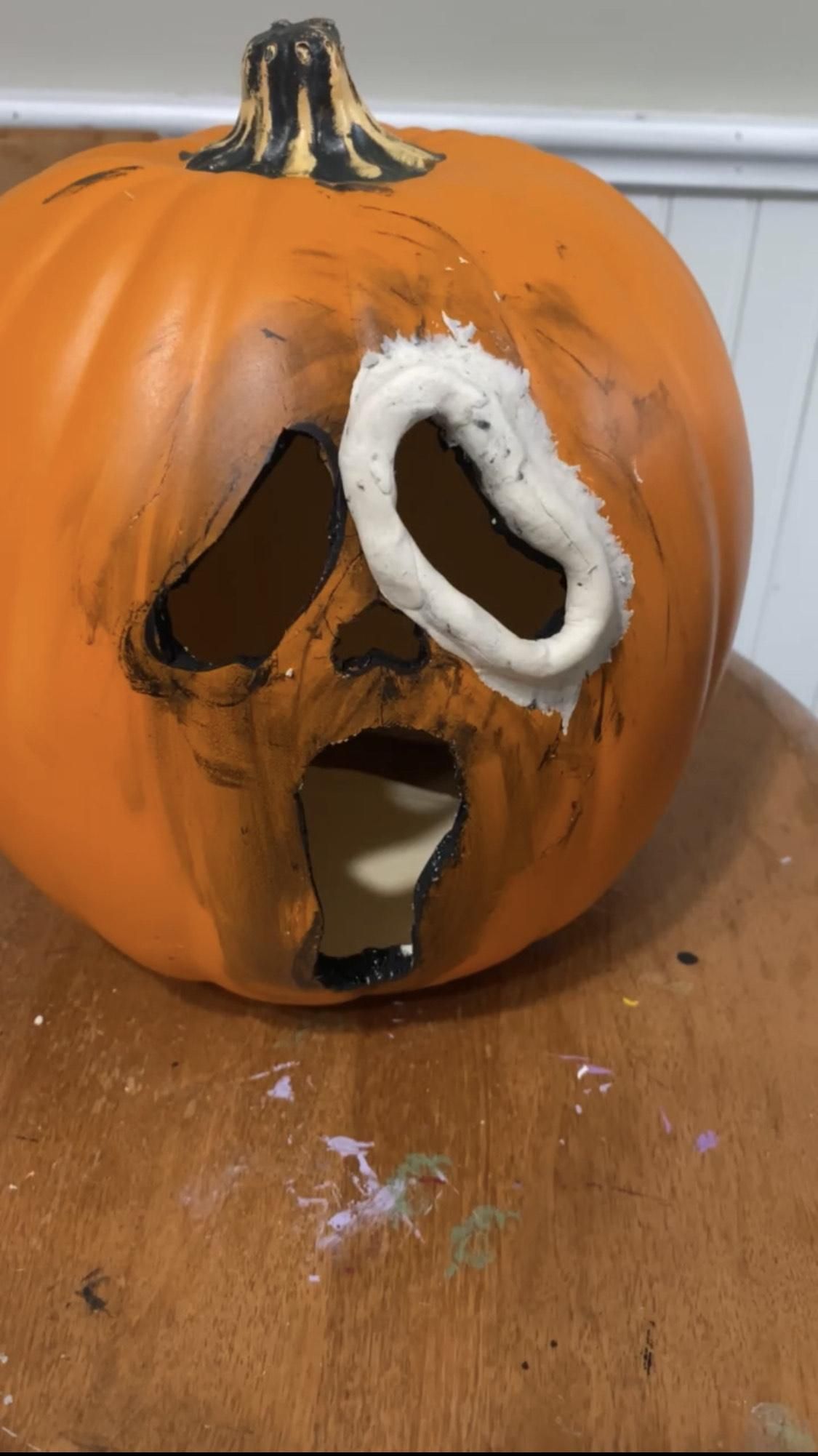 Ghostface Pumpkin : 4 Steps (with Pictures) - Instructables