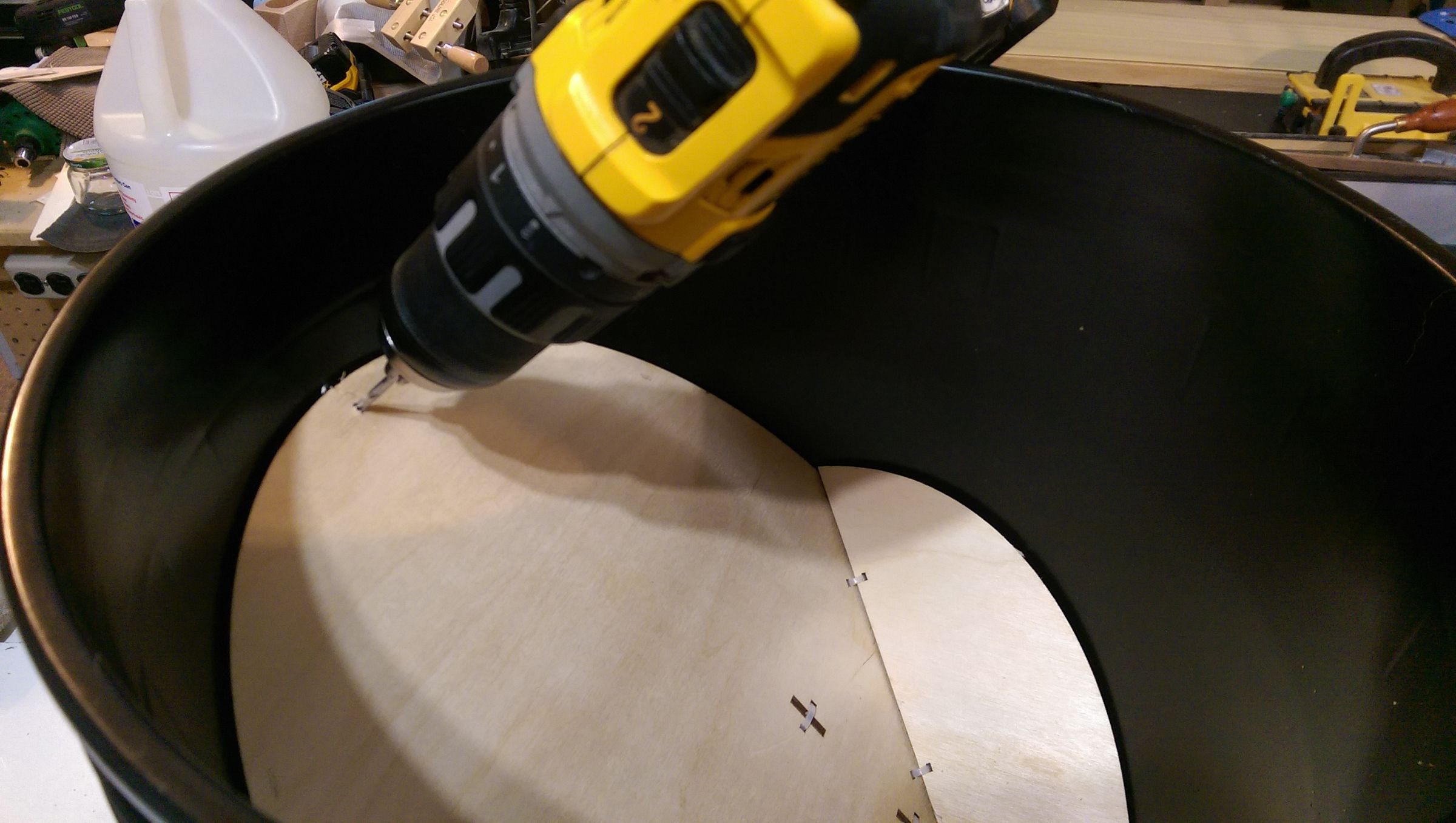 Automated 5 Gallon Bucket Feeder : 11 Steps (with Pictures) - Instructables