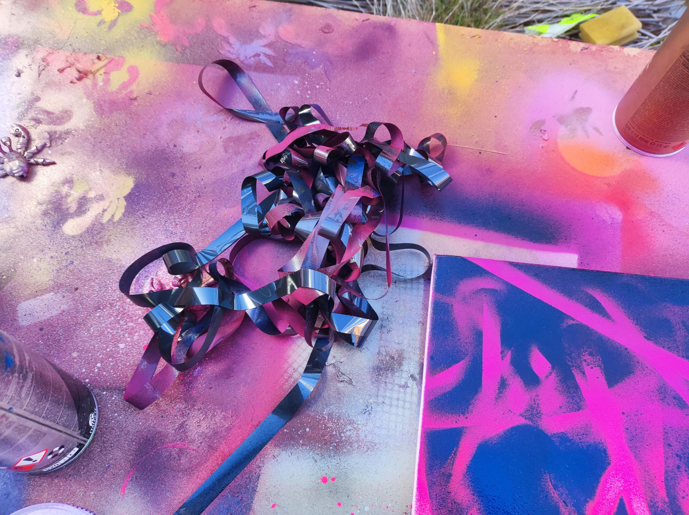 Incredibly Easy Abstract Art Using a VHS Tape : 4 Steps (with Pictures) - Instructables