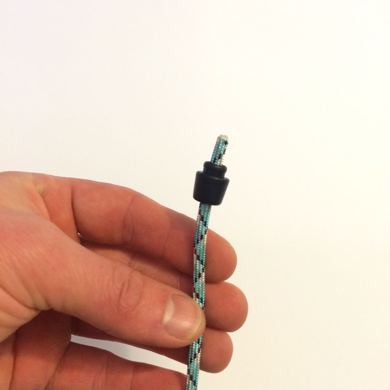 Paracord Lanyard : 4 Steps (with Pictures) - Instructables