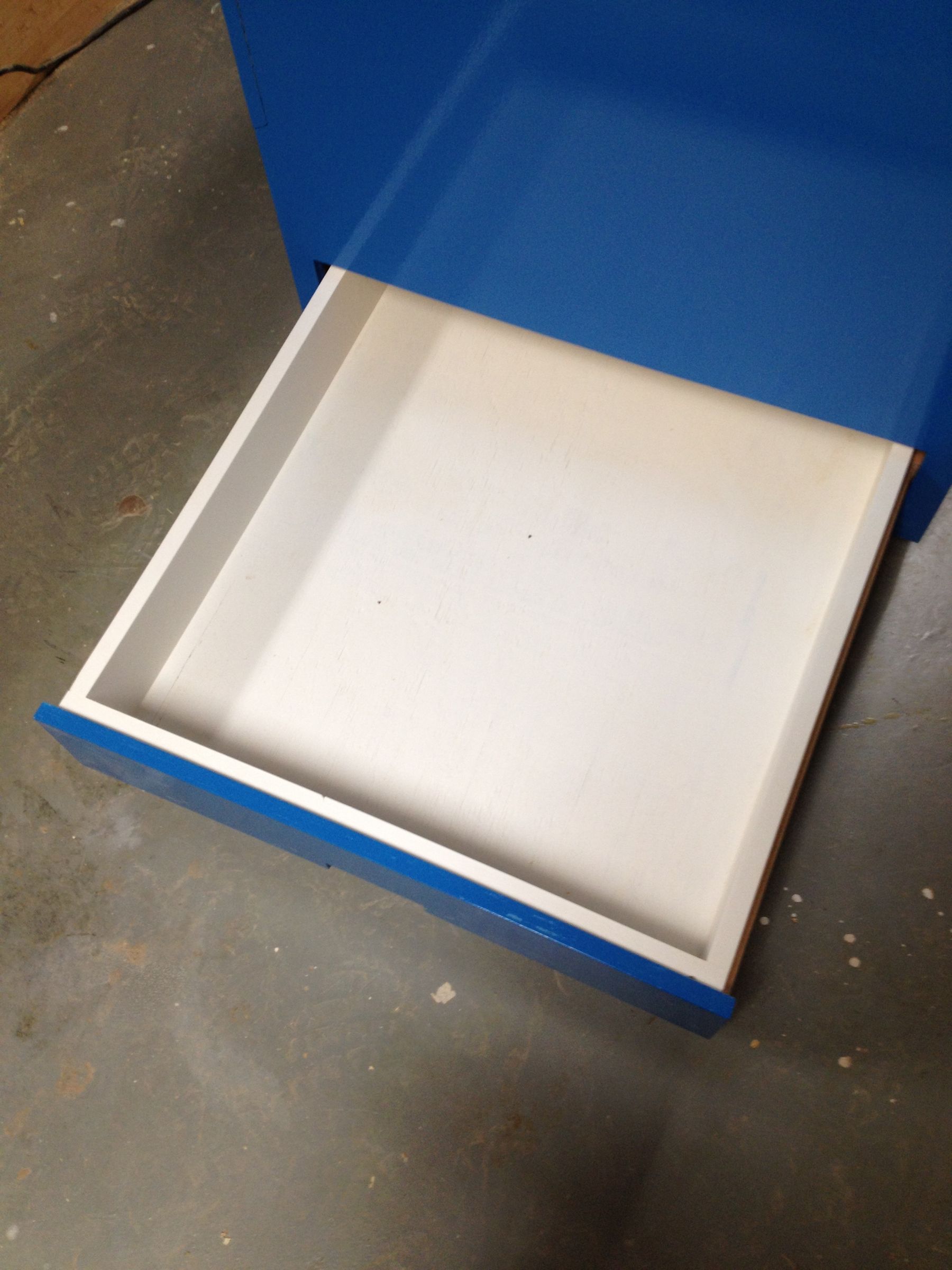 The Coolest Two-way Drawer Slides : 7 Steps - Instructables