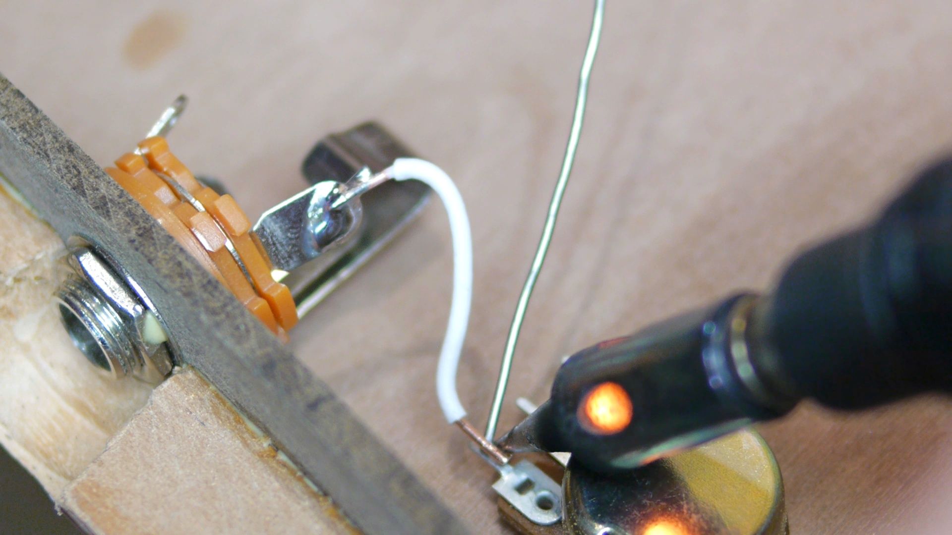 Cigar Box Stomp Box : 7 Steps (with Pictures) - Instructables