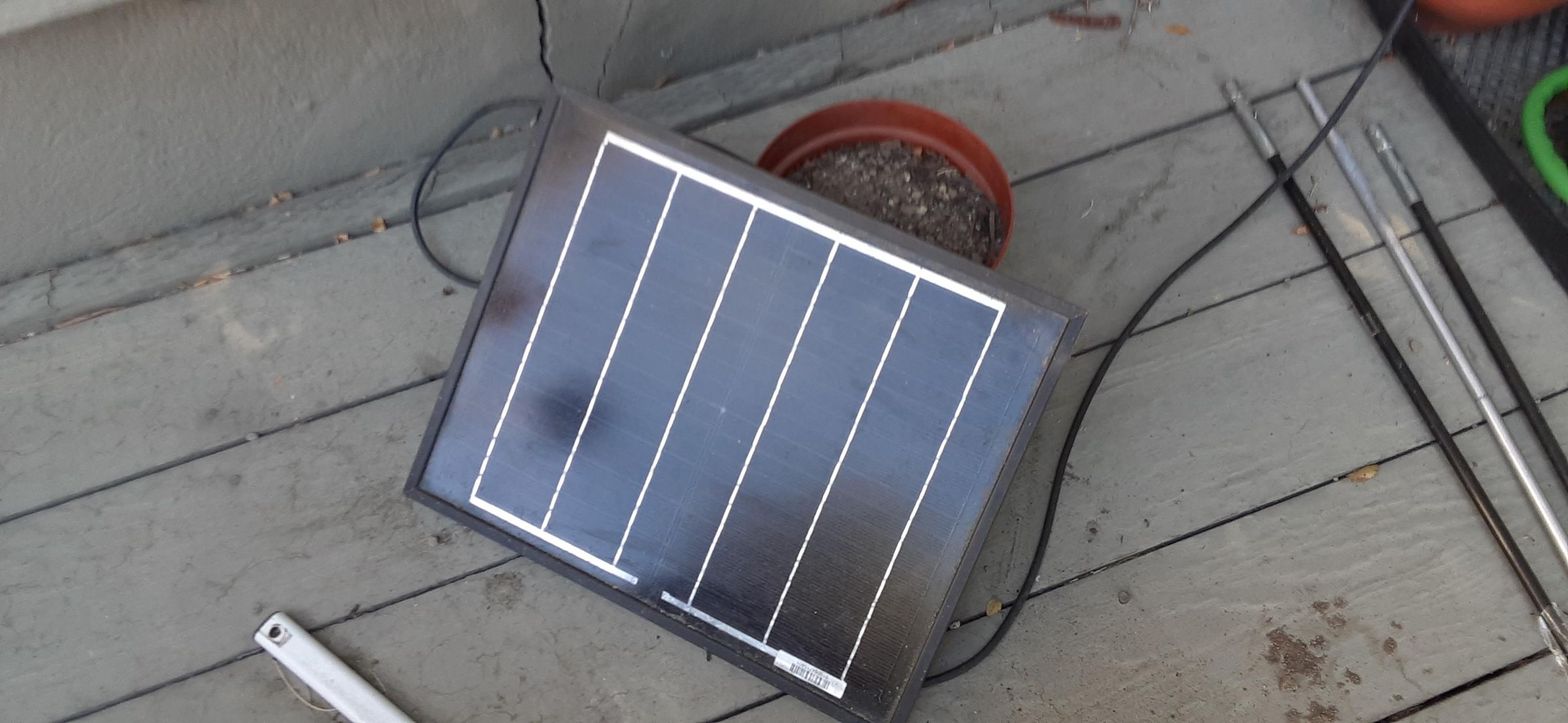 Mini Power Station. Running the Front Yard on 100% Solar Power : 7 ...