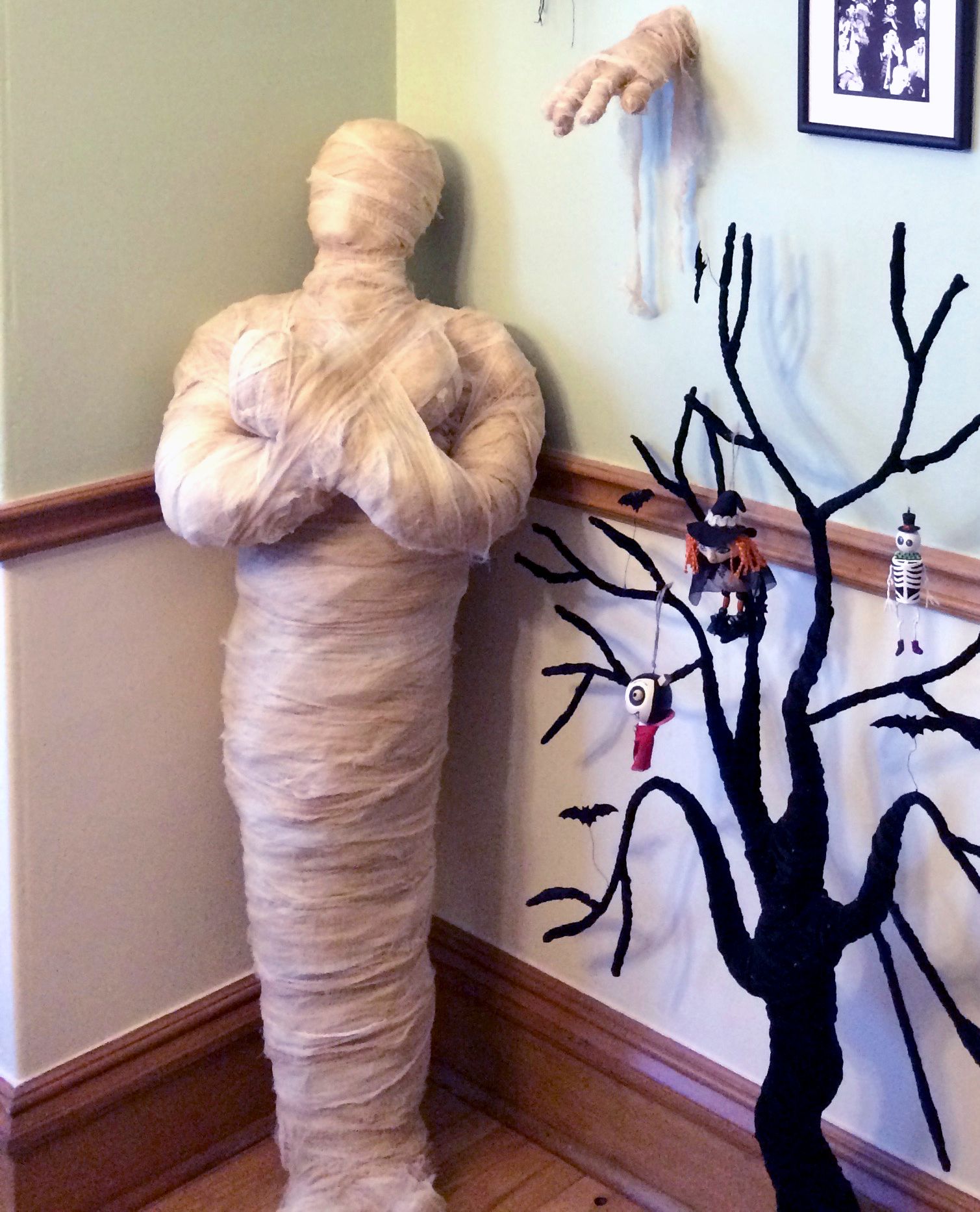 Halloween Standing Mummy Prop : 8 Steps (with Pictures) - Instructables