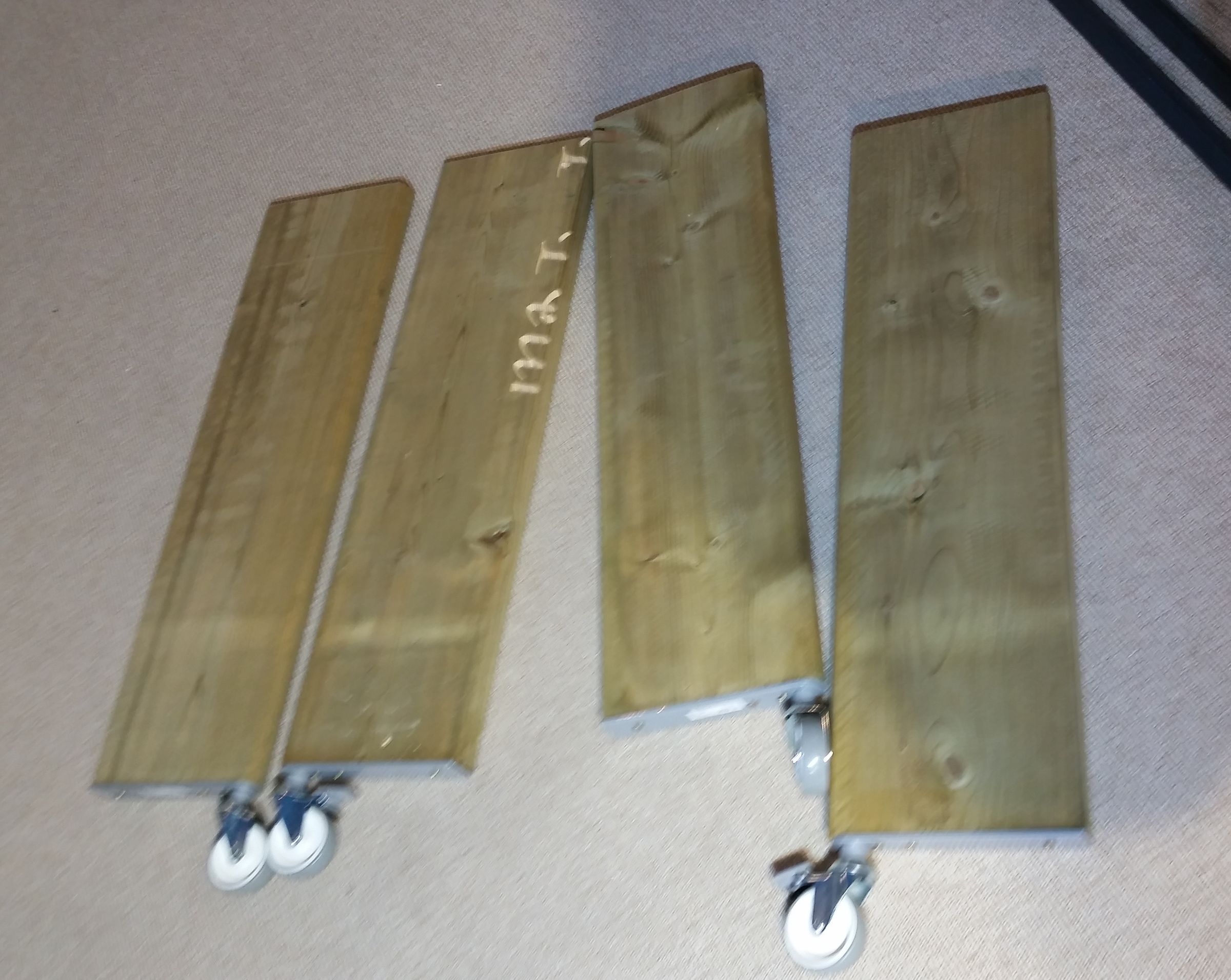 Very STURDY and Flat 4'x8' Workbench Table : 10 Steps (with Pictures ...