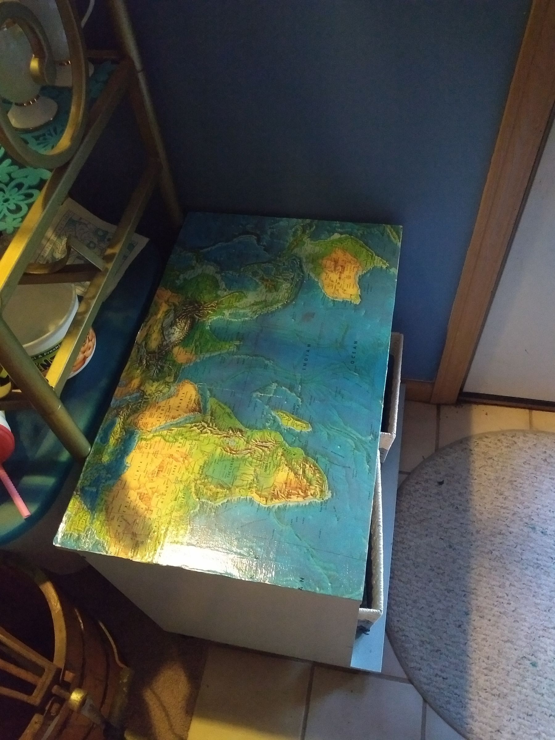 Map Bookcase : 6 Steps - Instructables