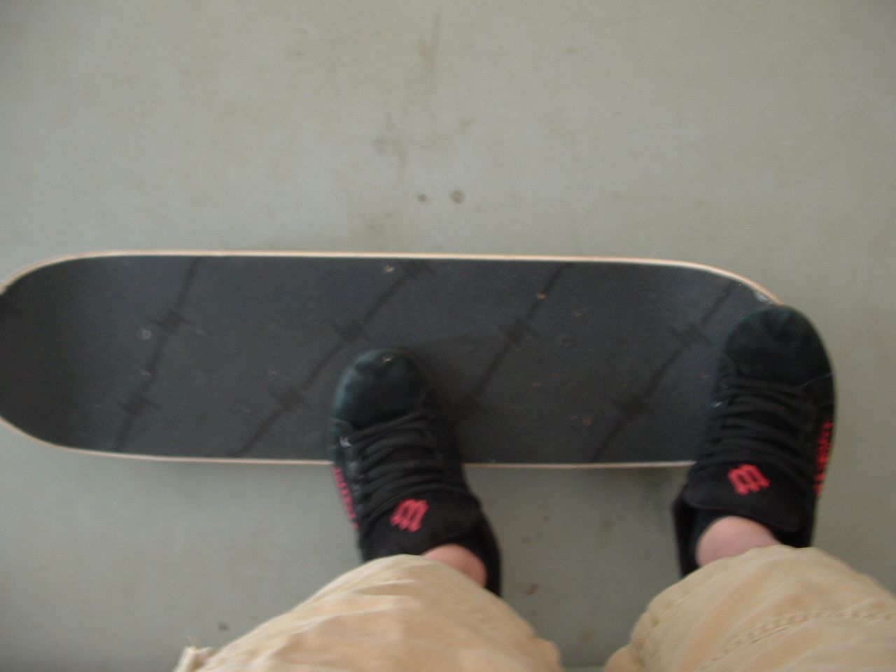How to Kickflip : 4 Steps - Instructables
