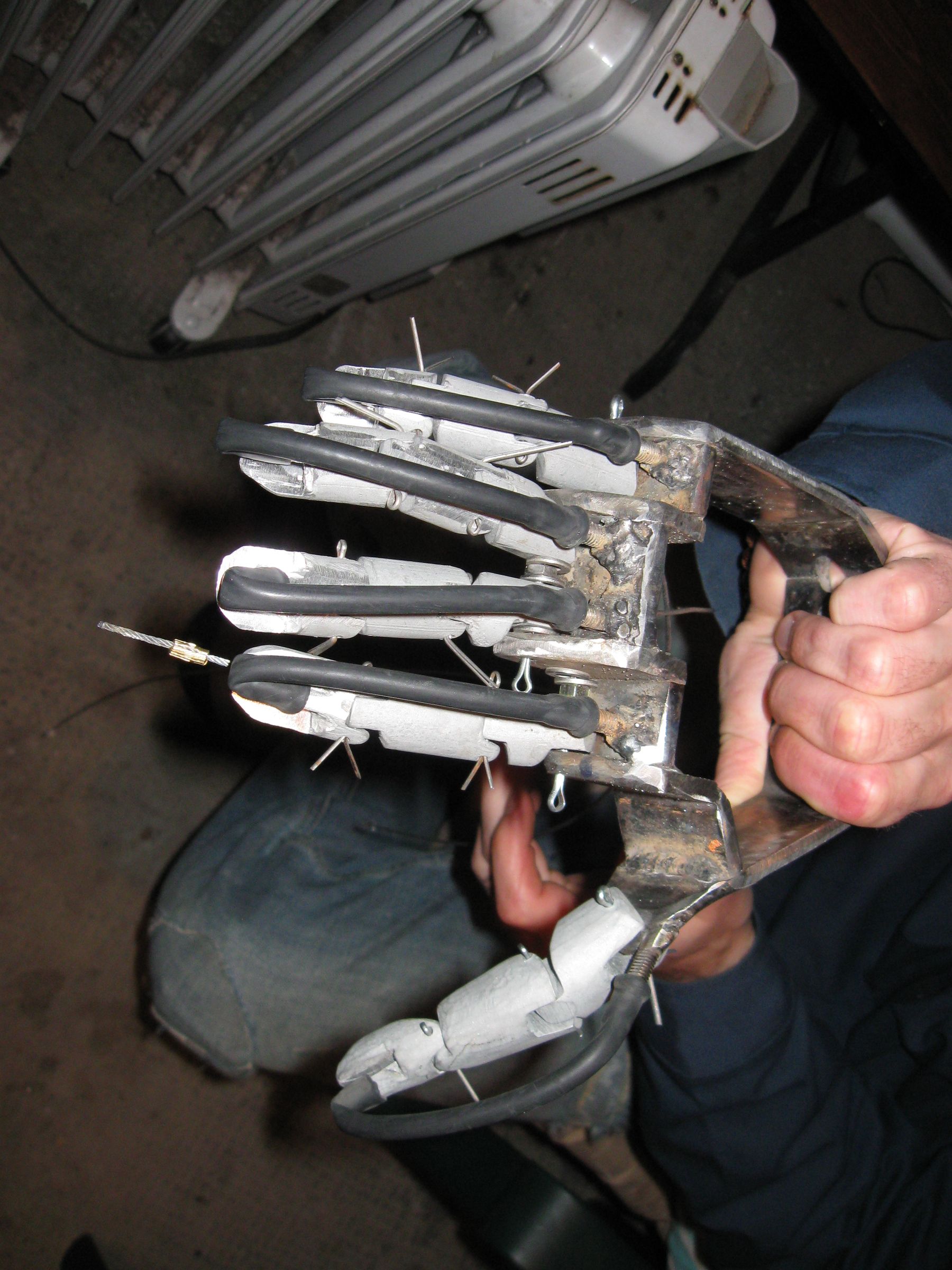 Animatronic Hand Statue : 19 Steps (with Pictures) - Instructables