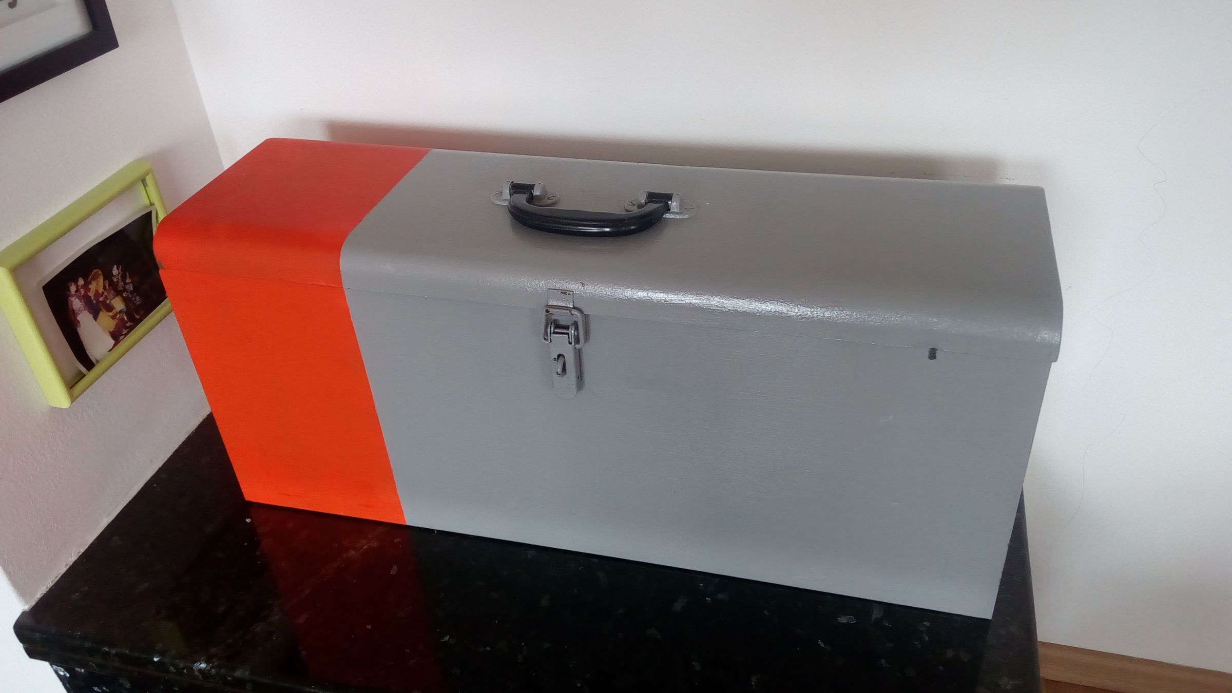 Restore a Rusty Toolbox : 14 Steps (with Pictures) - Instructables