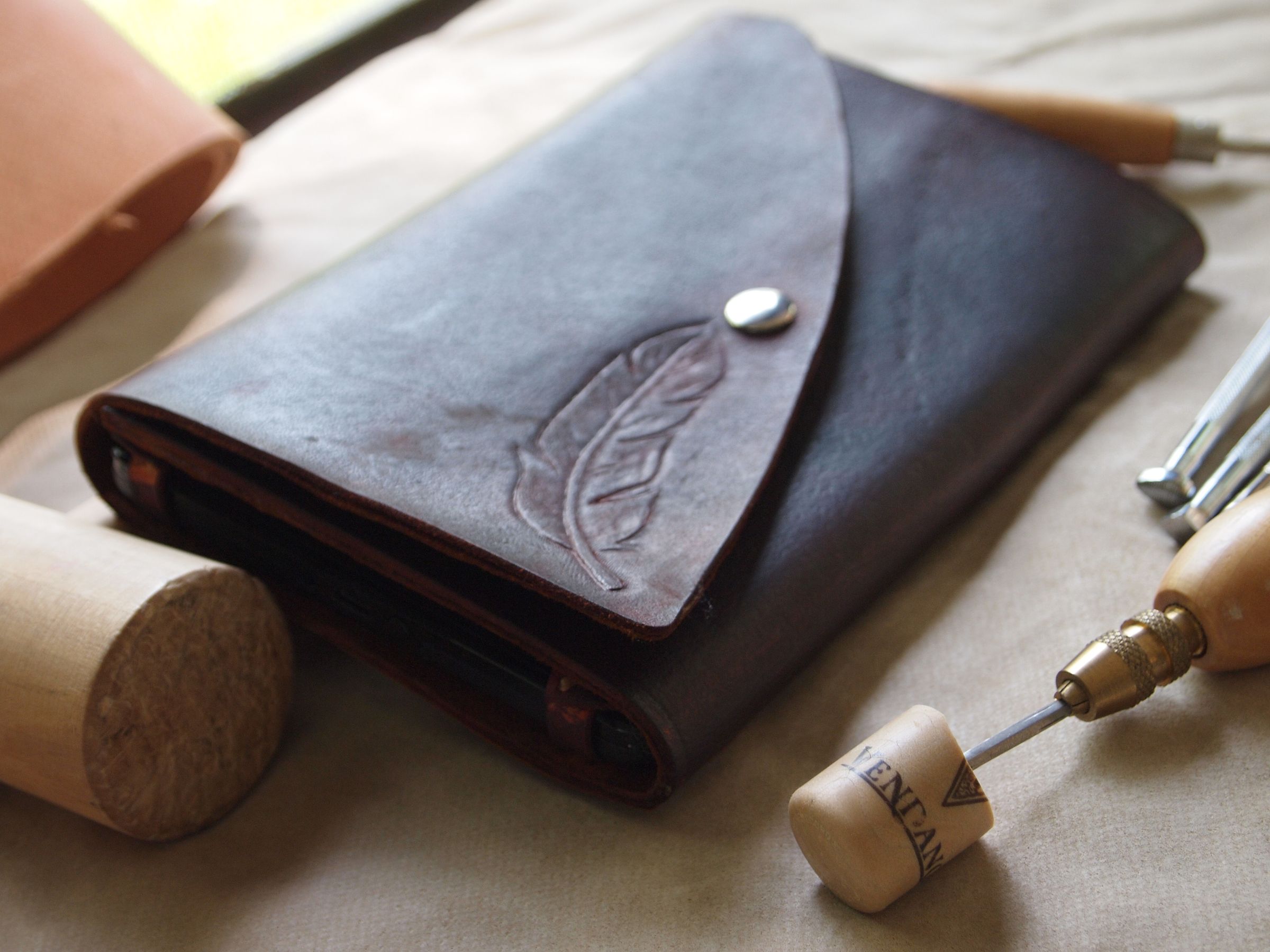 DIY Leather Tablet Case : 8 Steps (with Pictures) - Instructables
