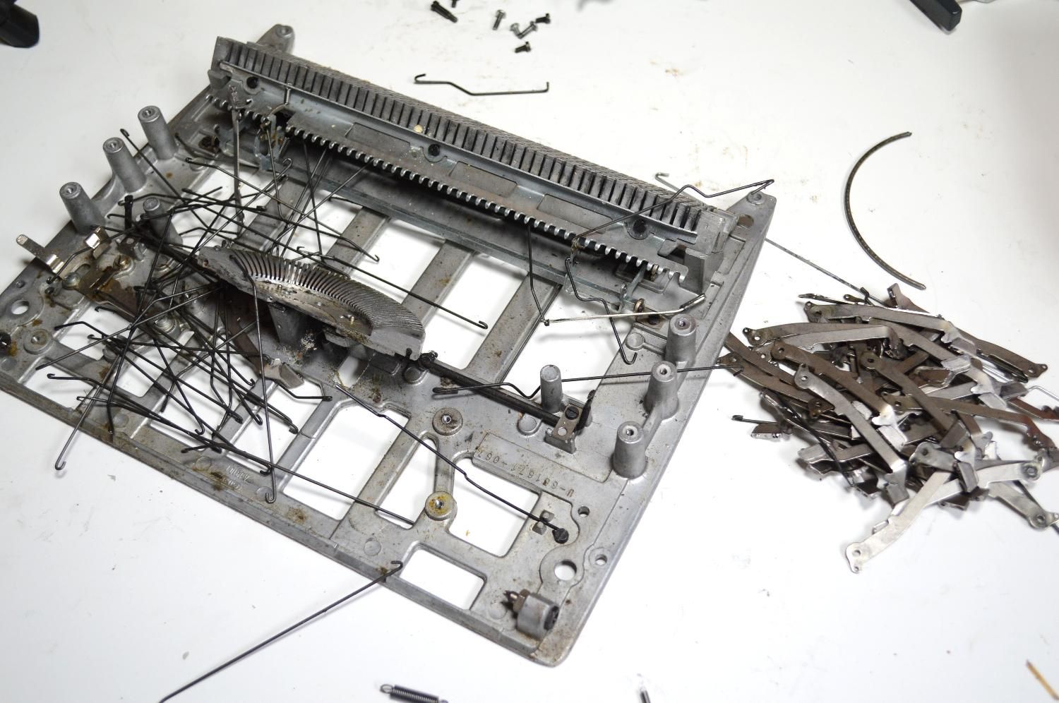 Junkbot Made From Typewriter Parts (mostly...) : 13 Steps (with Pictures) - Instructables