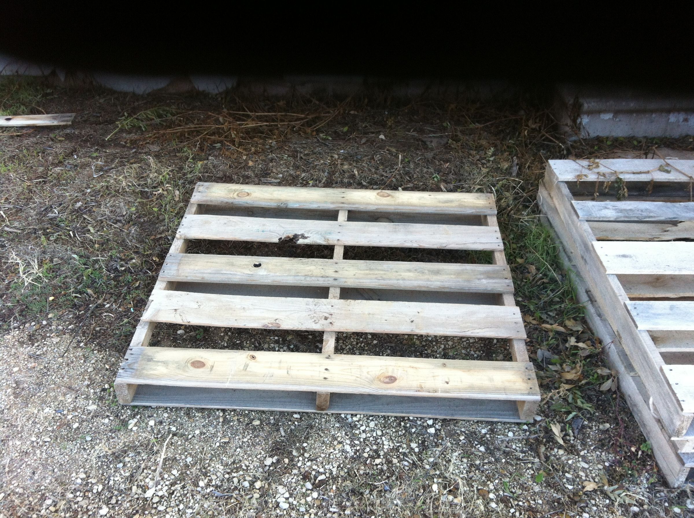 How to Disassemble a Pallet : 5 Steps (with Pictures) - Instructables