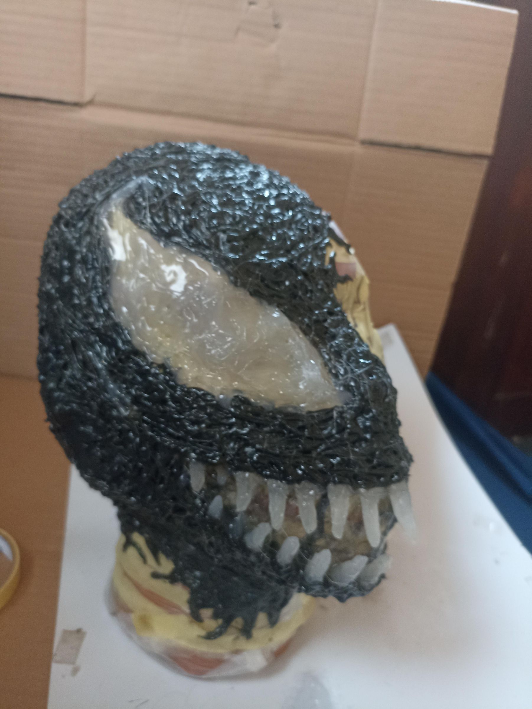 Making Venom Ruber Mask Made From Hot Glue : 8 Steps (with Pictures ...