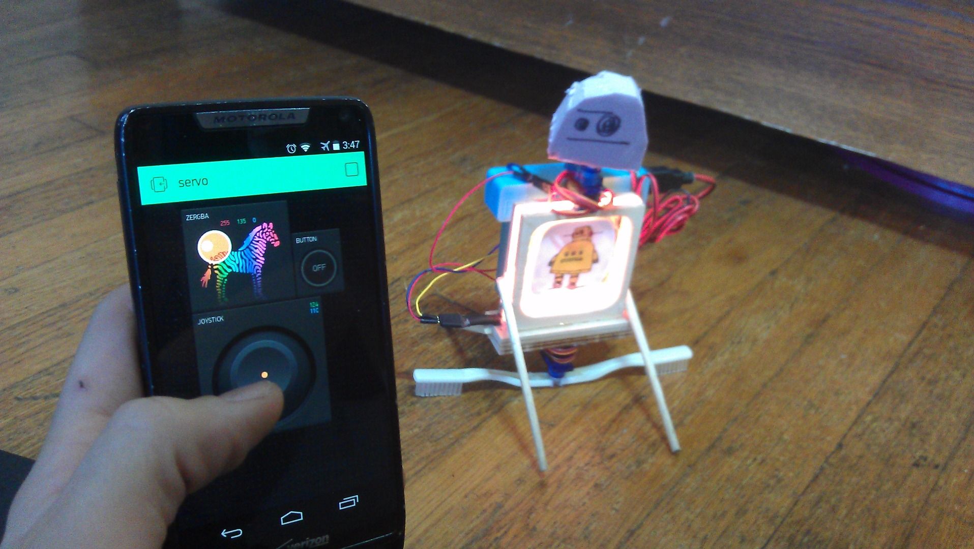 The Walking, Talking, Smarphone Controlled Instructables Robot : 4 ...