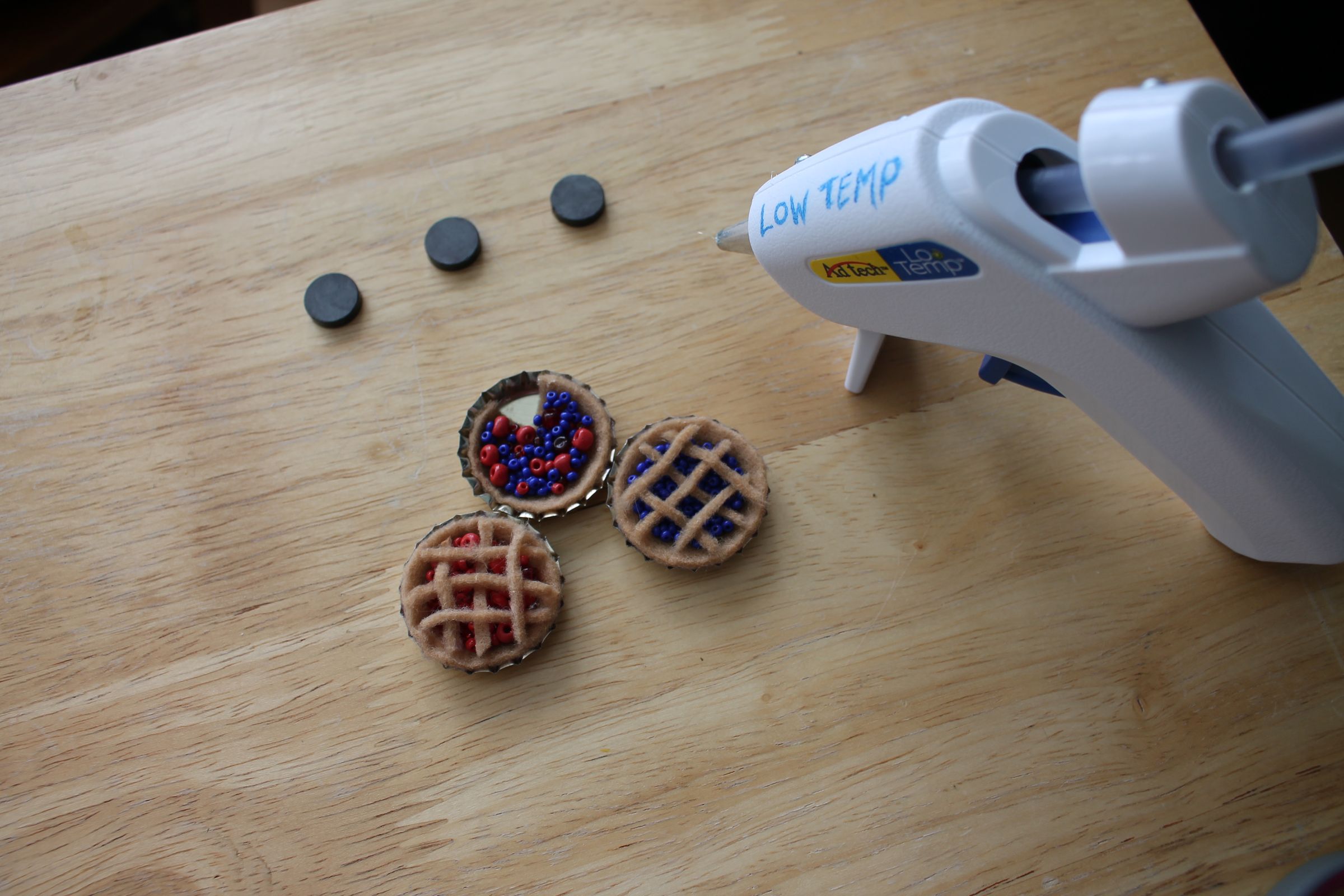 Tiny Felt Pies : 5 Steps (with Pictures) - Instructables
