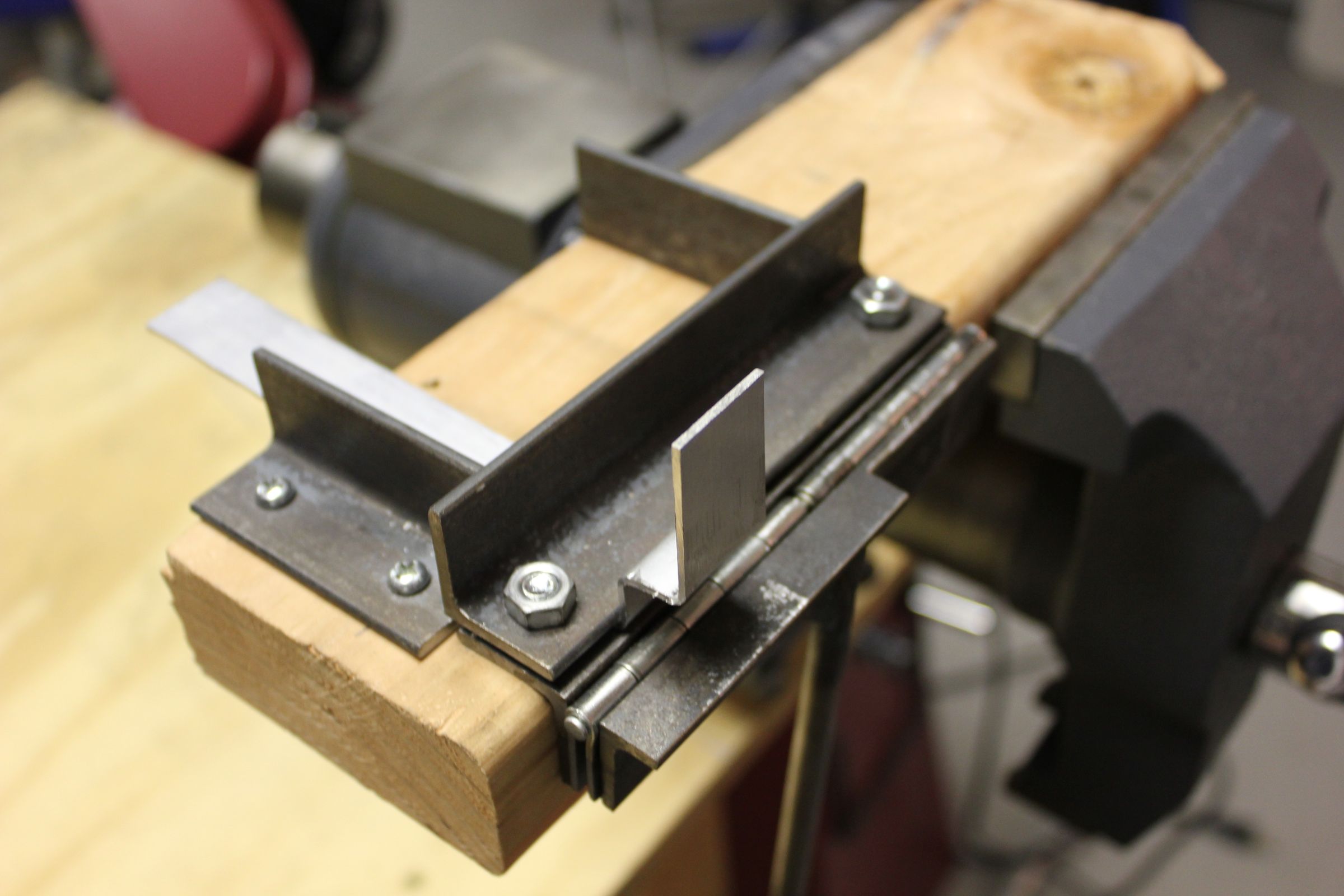 Homemade Mini Bend Brake : 7 Steps (with Pictures) - Instructables