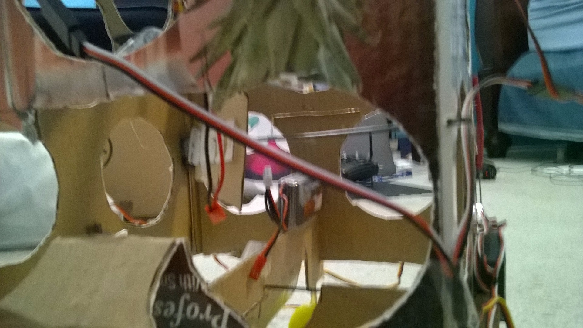 The Flying Gyro Stabilized VTOL Cardboard Box : 6 Steps (with Pictures ...