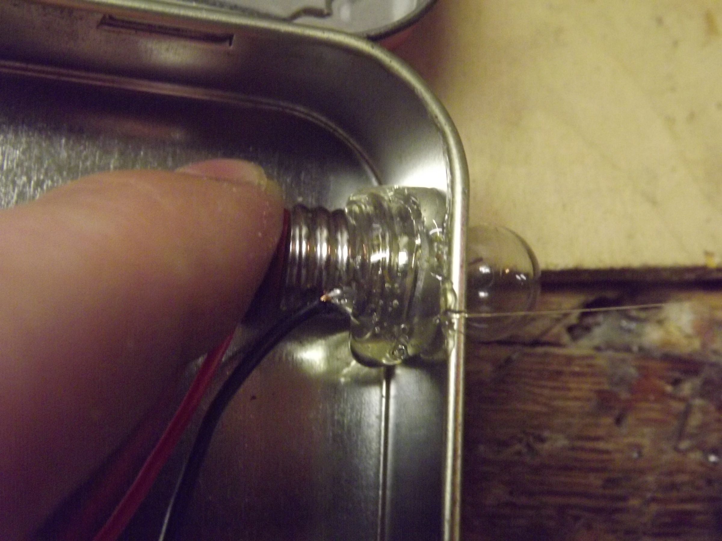 Simple Altoids Tin Flashlight : 4 Steps - Instructables